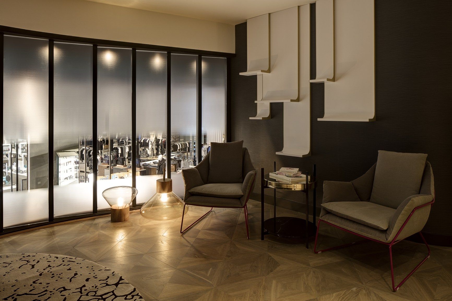 Neutral and bright spaces with a gold touch