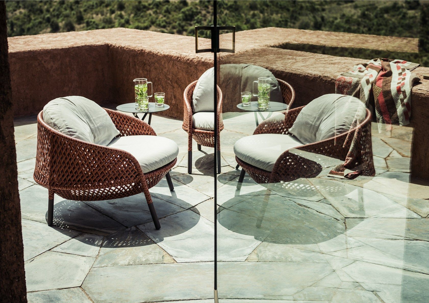 AHNDA: a classic, iconic and luxurious lounger in alluring vibrancy