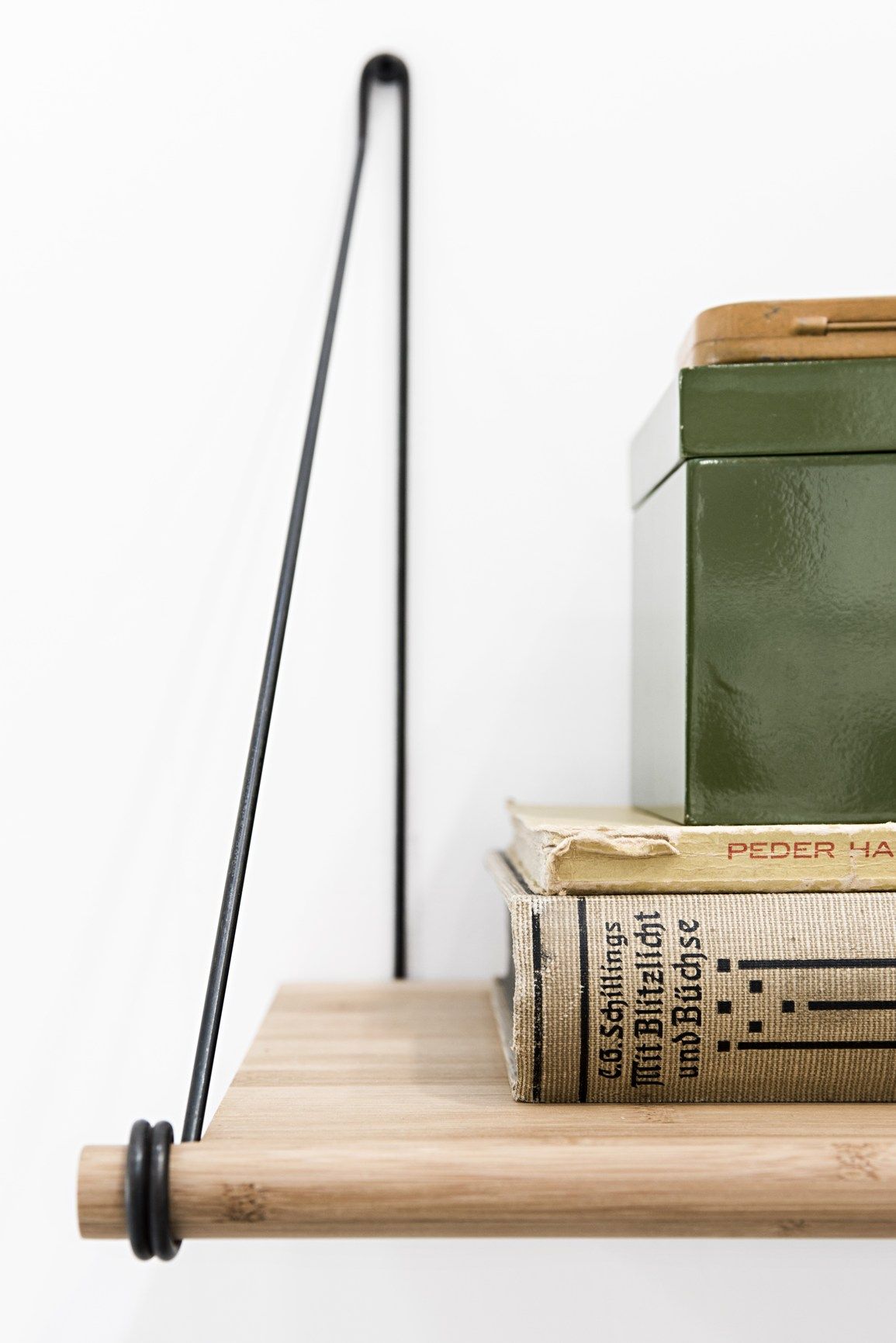 Loop: reshaping the traditional shelf