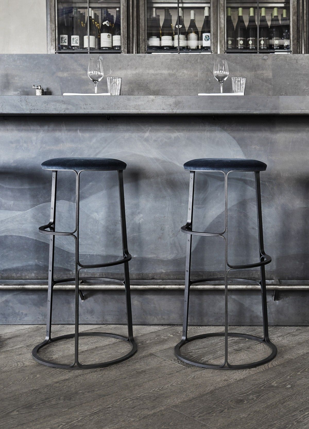 Barbry. Steel + wood