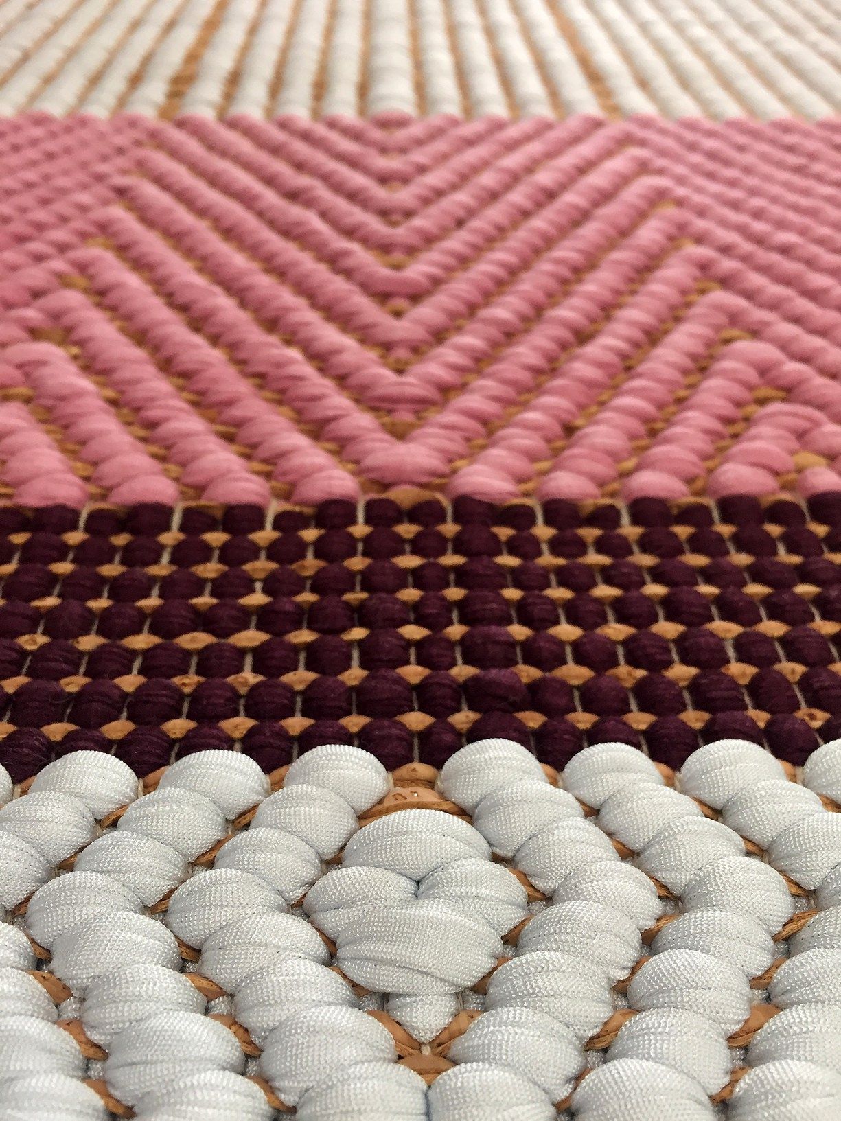 Sugo Cork Rugs: the return to the essential elements