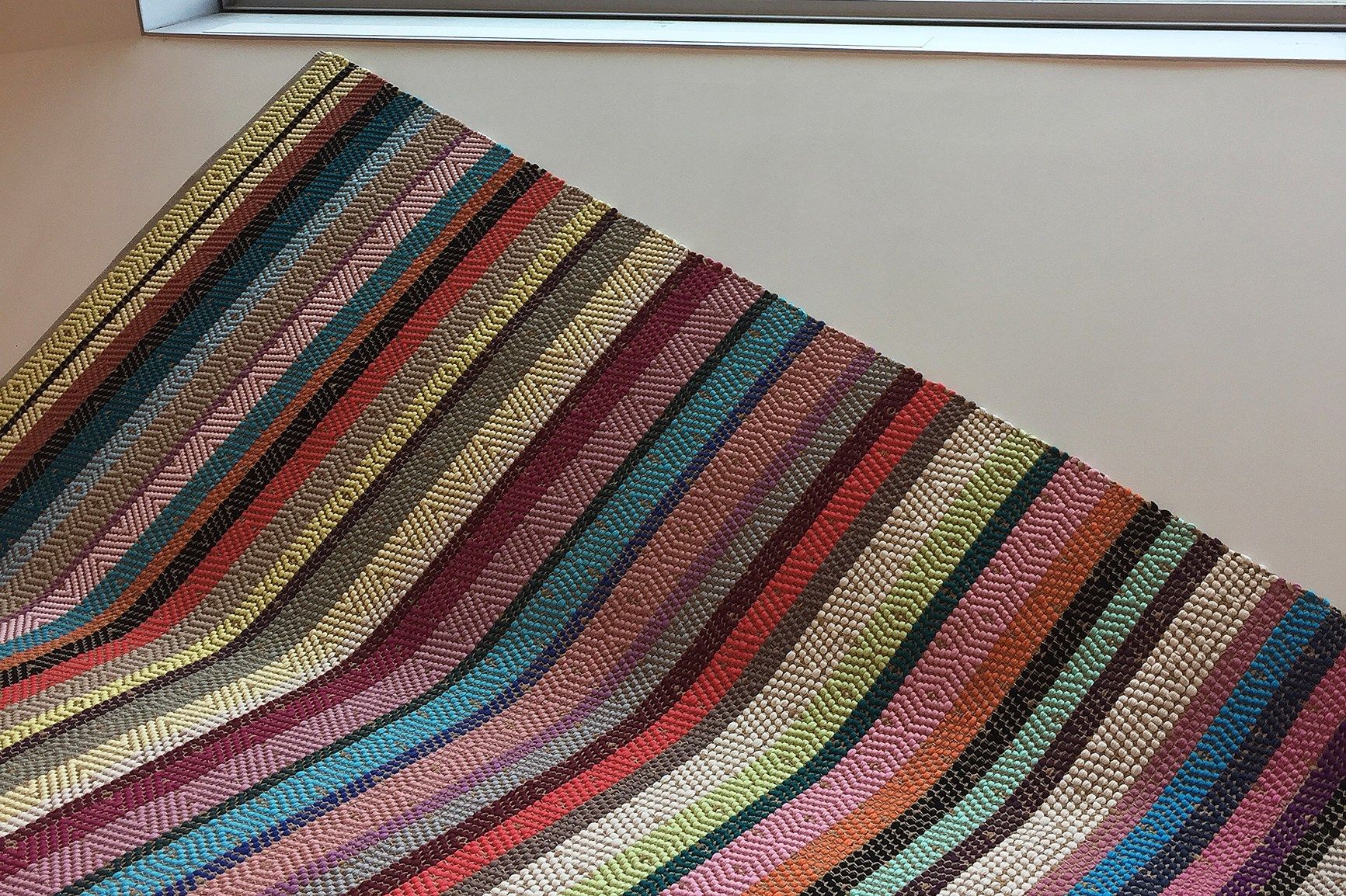 Sugo Cork Rugs: the return to the essential elements