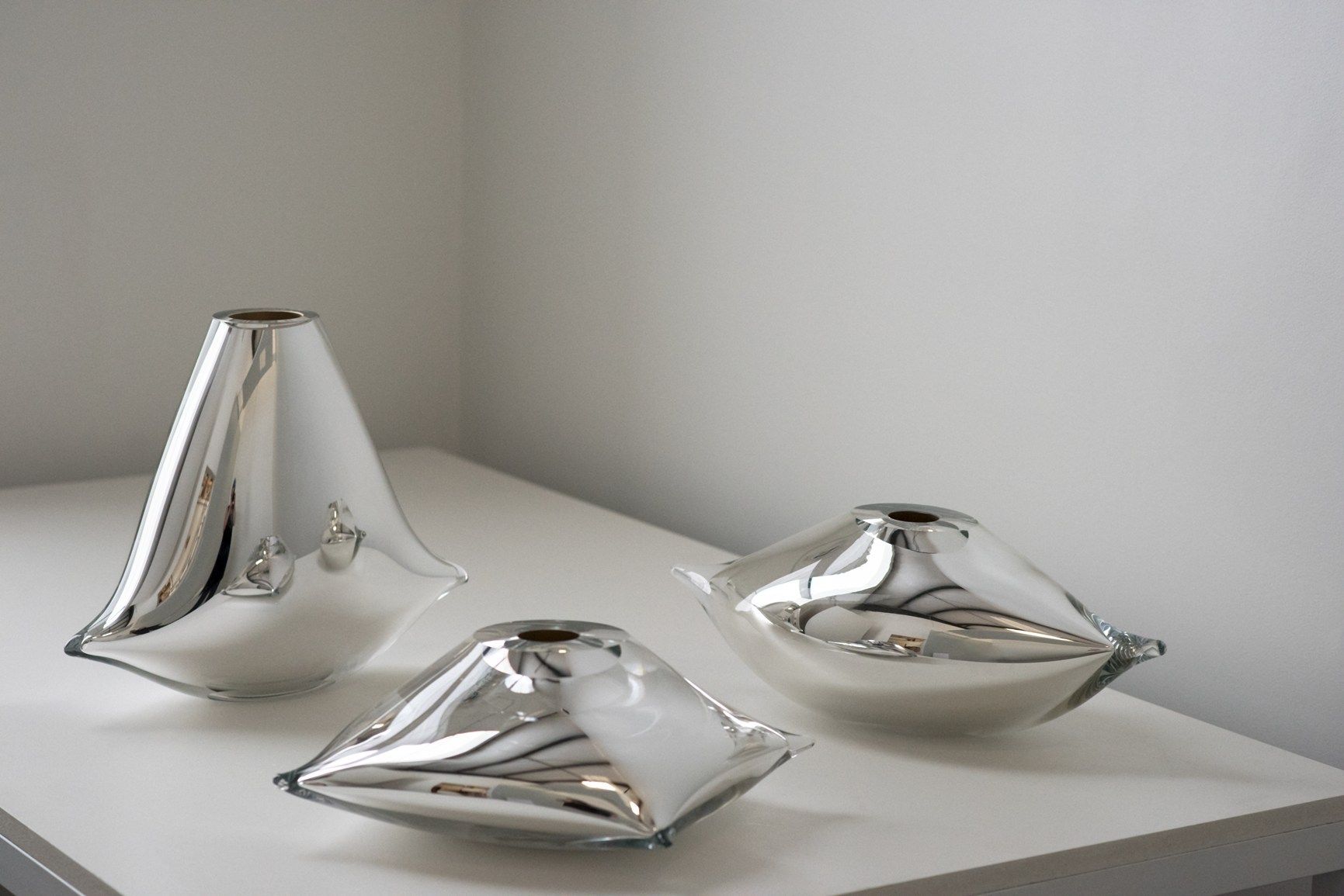 SkLO brings new Czech Glass lighting and accessories designs to M&O