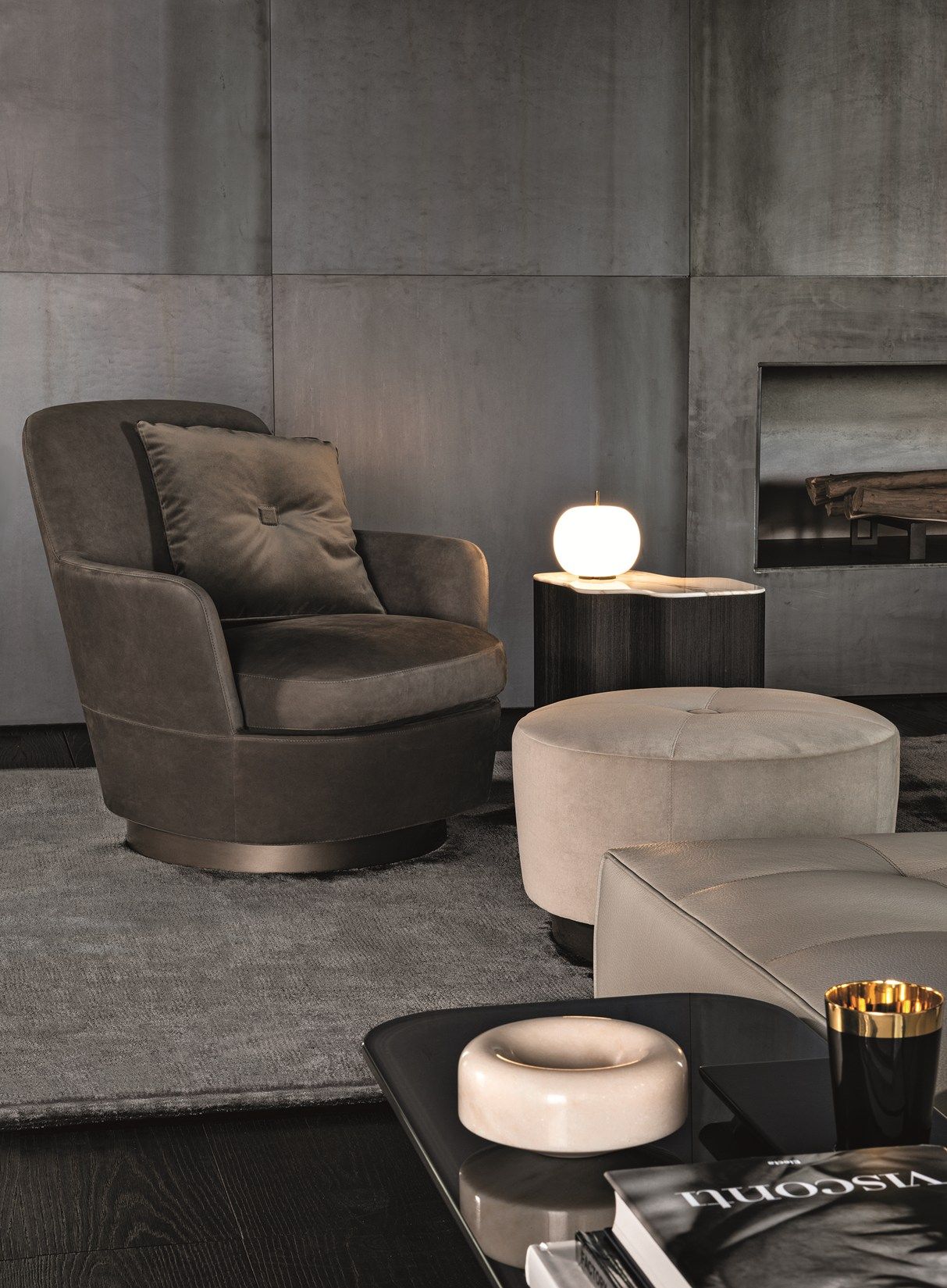 Jacques Collection. Curved silhouette, enveloping lines