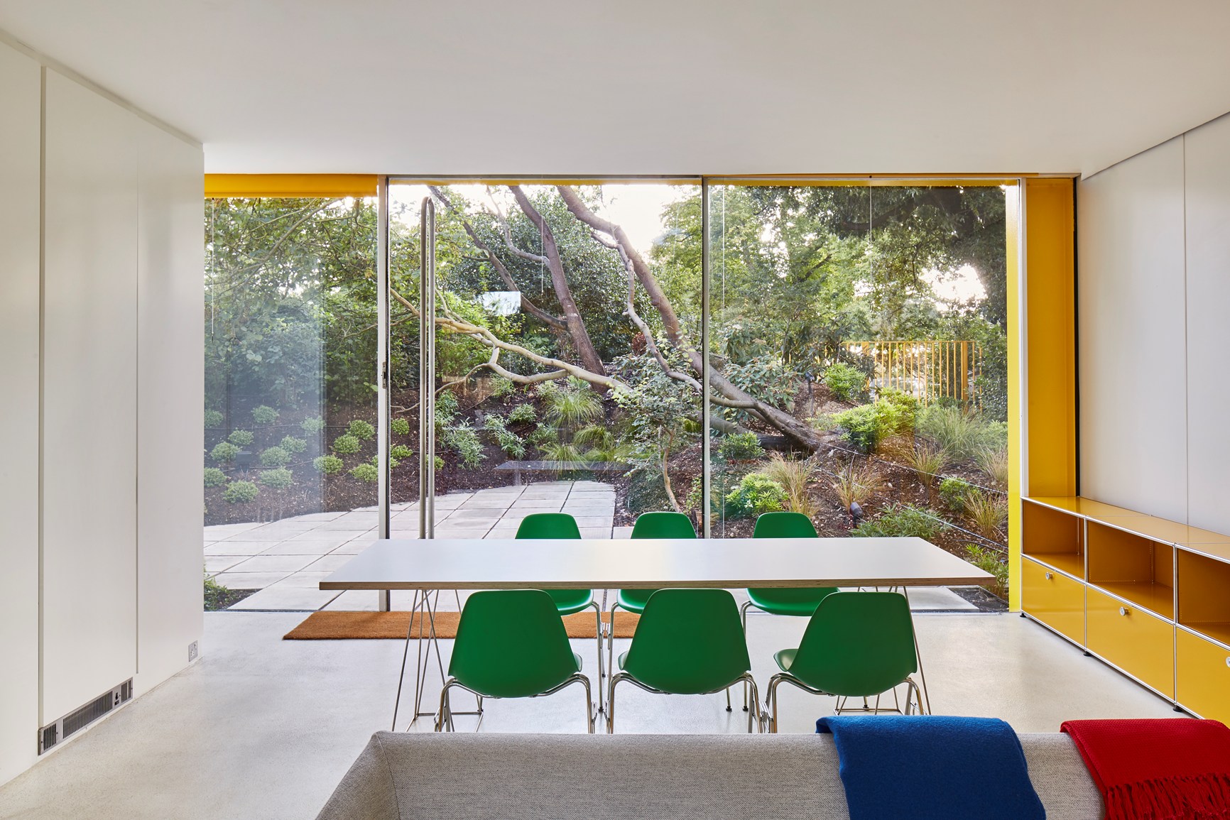 22 Parkside: Iconic Richard Rogers House in Wimbledon features wetrooms ...