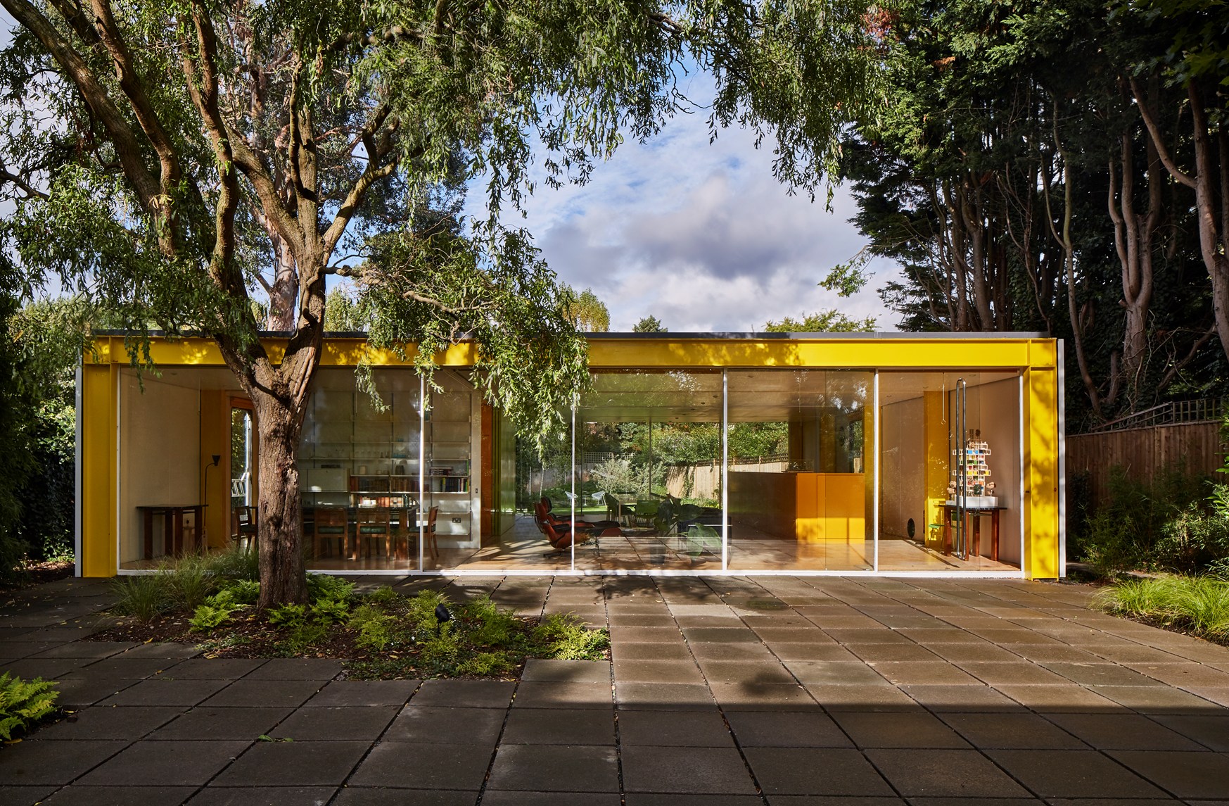 22 Parkside: Iconic Richard Rogers House in Wimbledon features wetrooms ...
