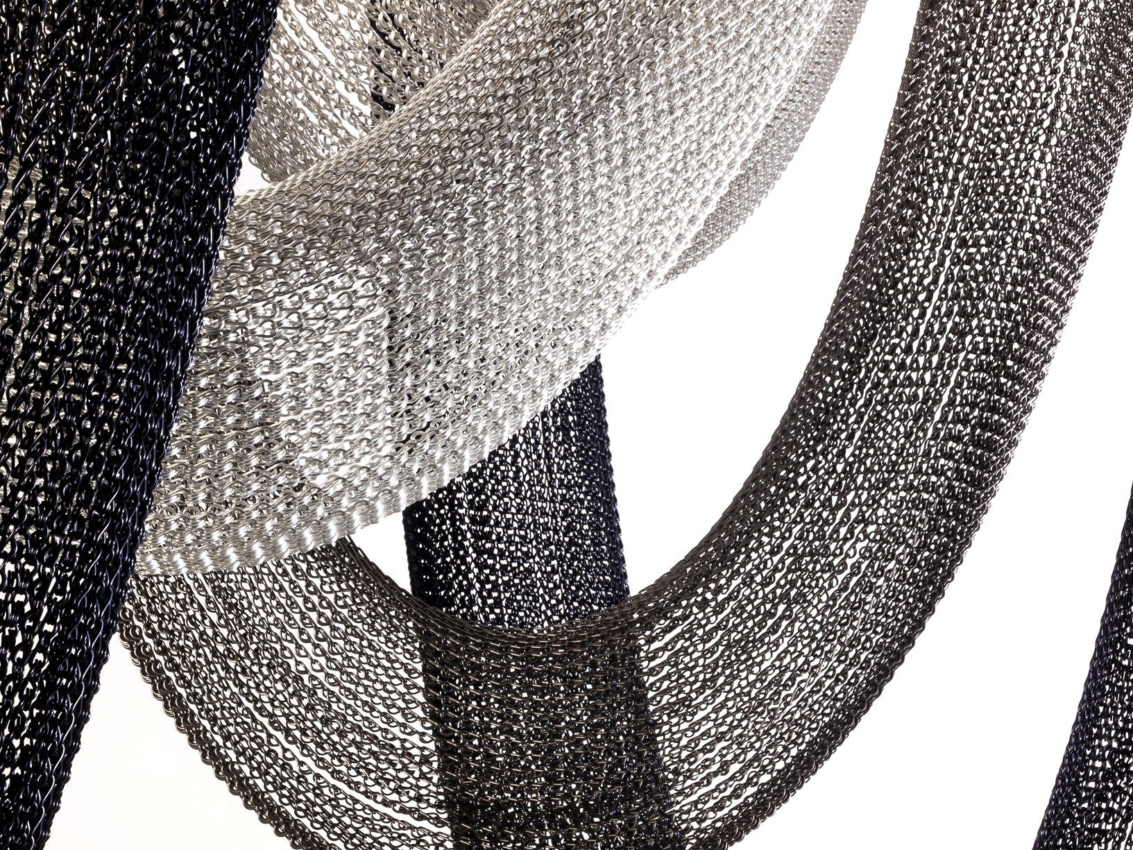 Aura. A cascade of luminous chains