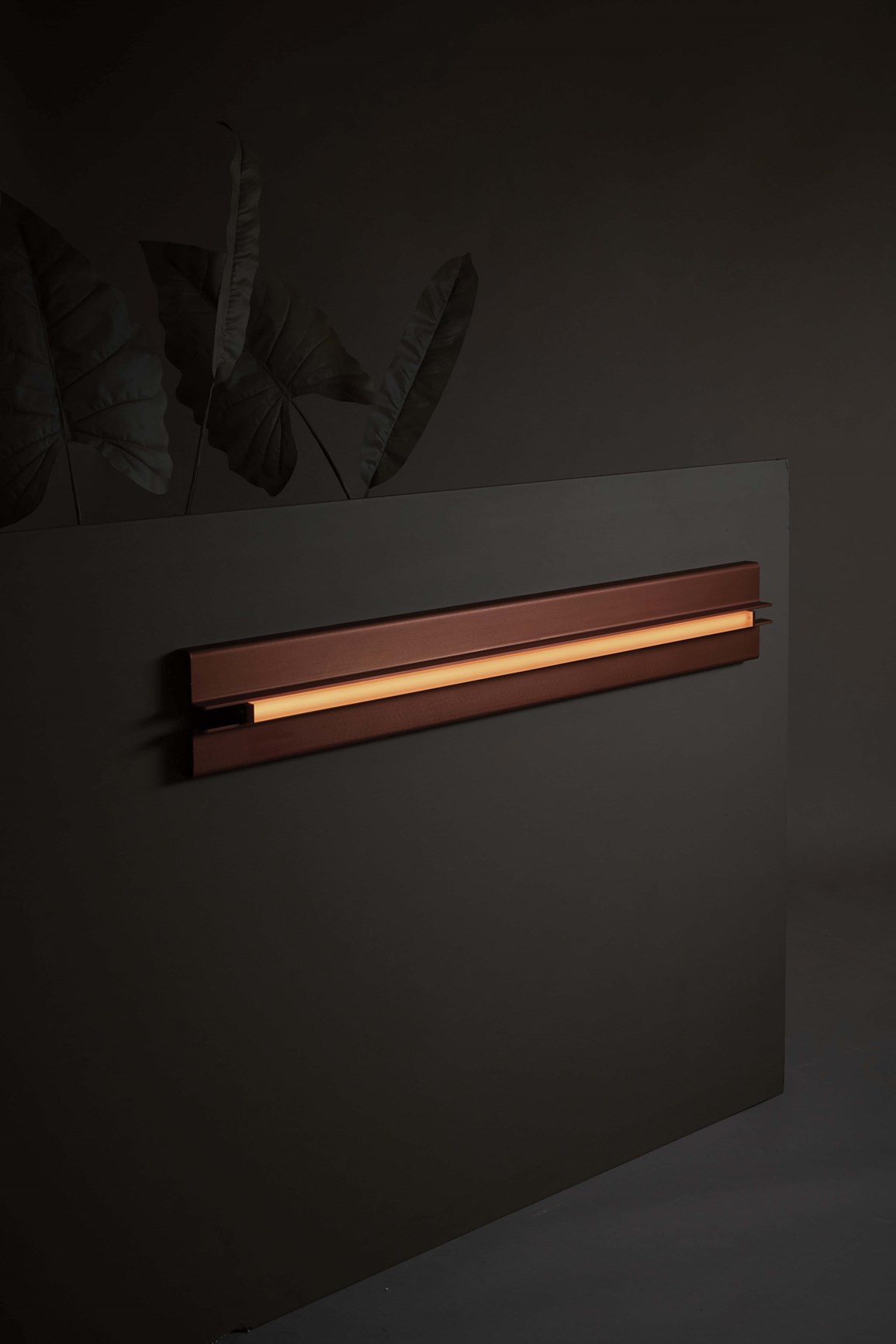 Between Art and Design: Beam and Glow, the Minimalist Lights by Pelle