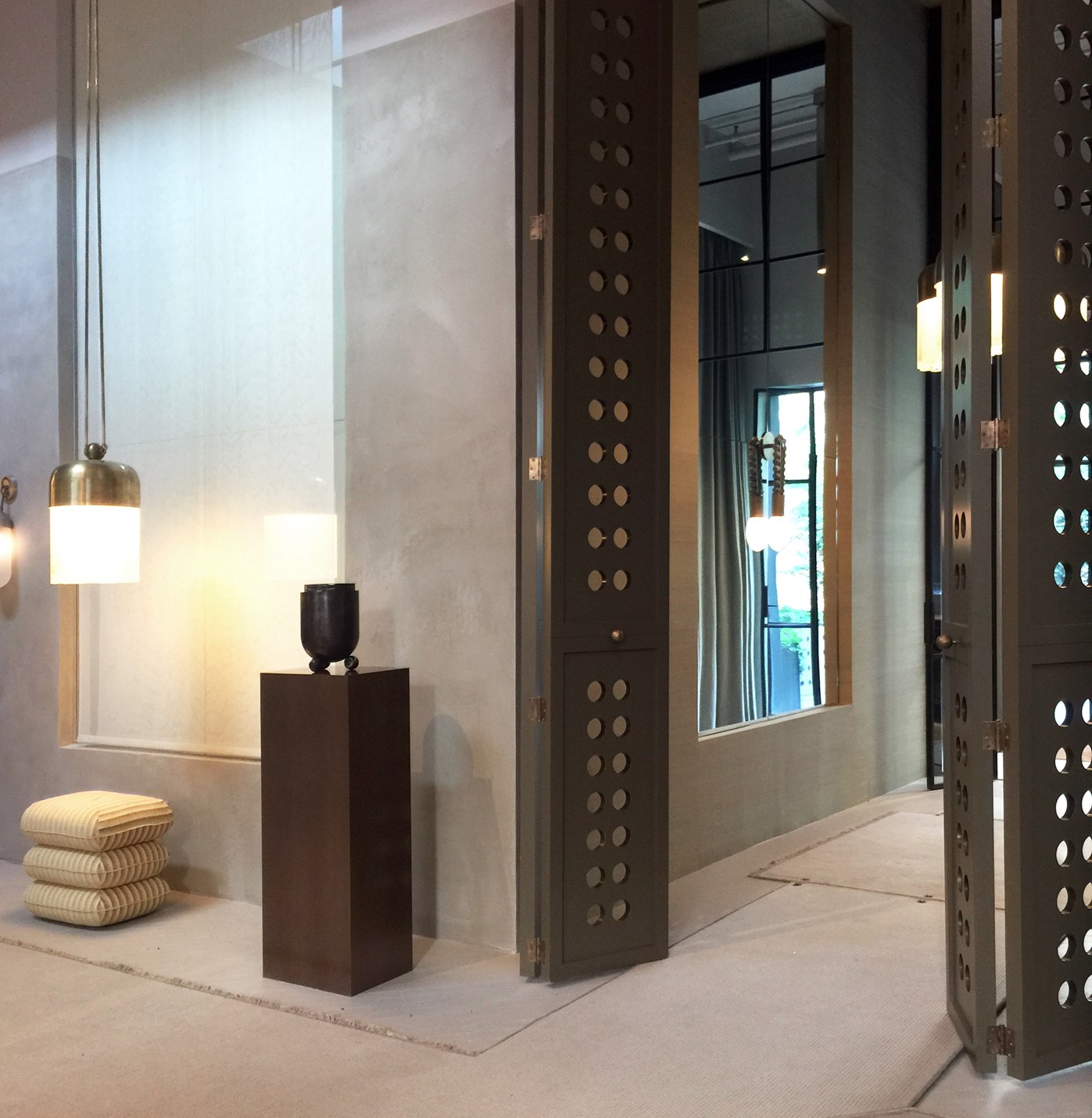 Apparatus. Lighting, Furniture and Objects as Works of Art