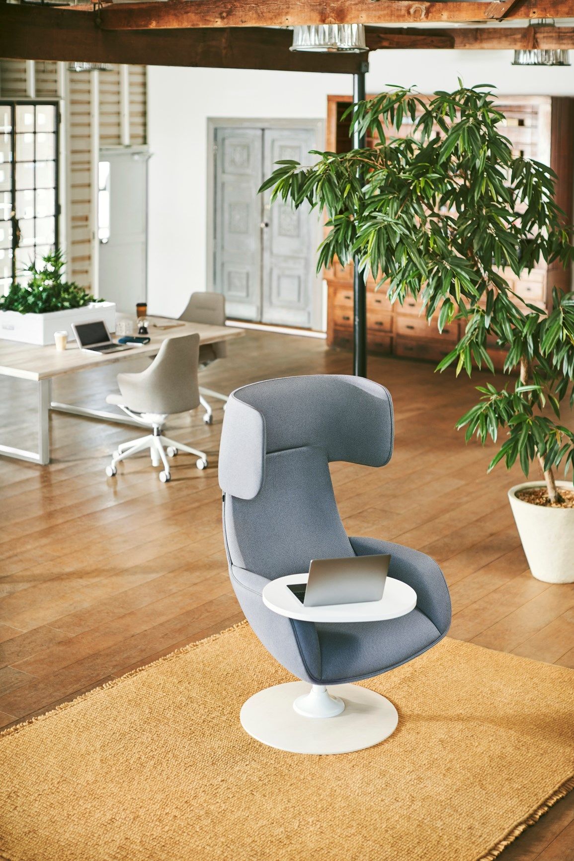 Okamura Introduces Lives Work Chair at NeoCon 2018