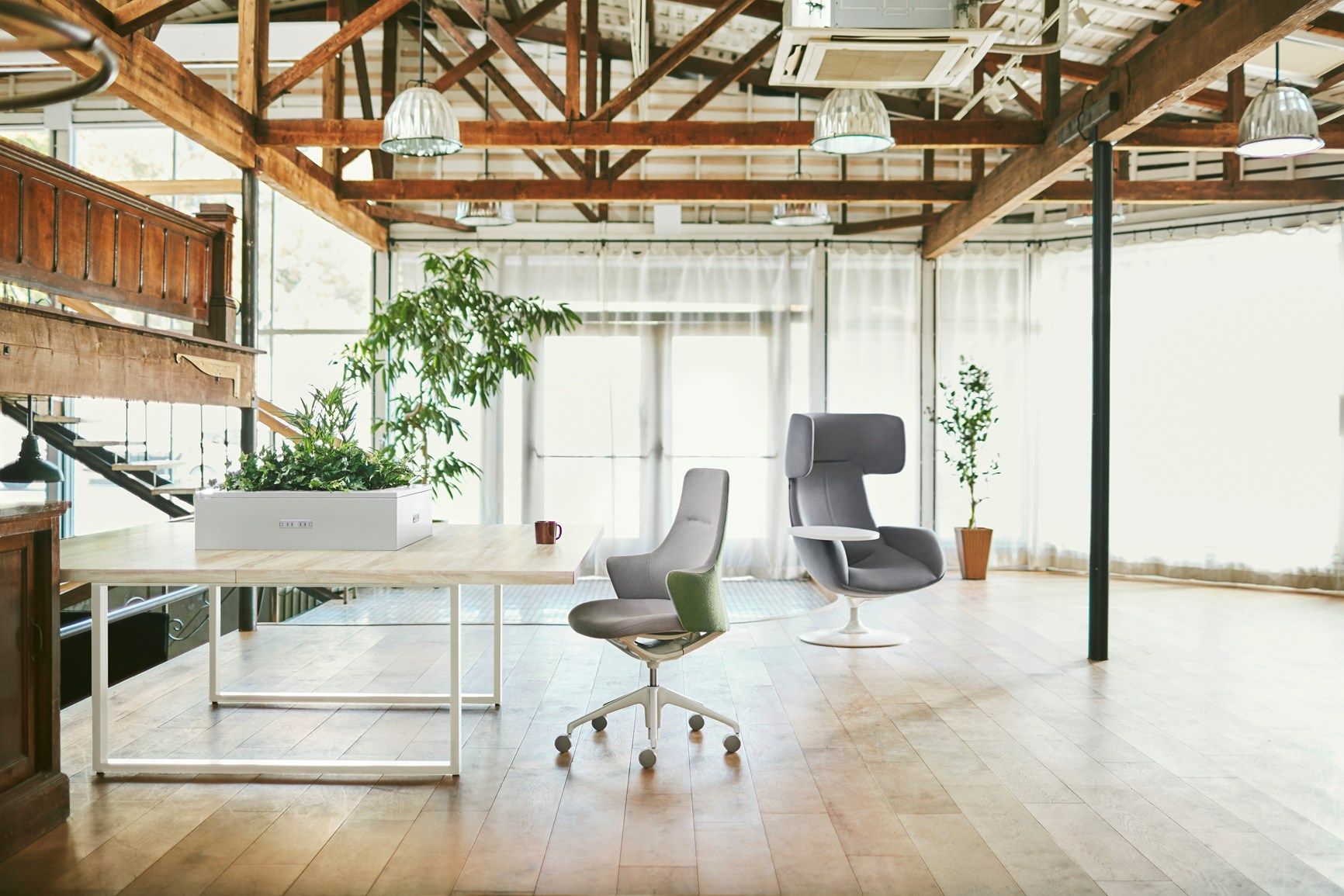 Okamura Introduces Lives Work Chair at NeoCon 2018