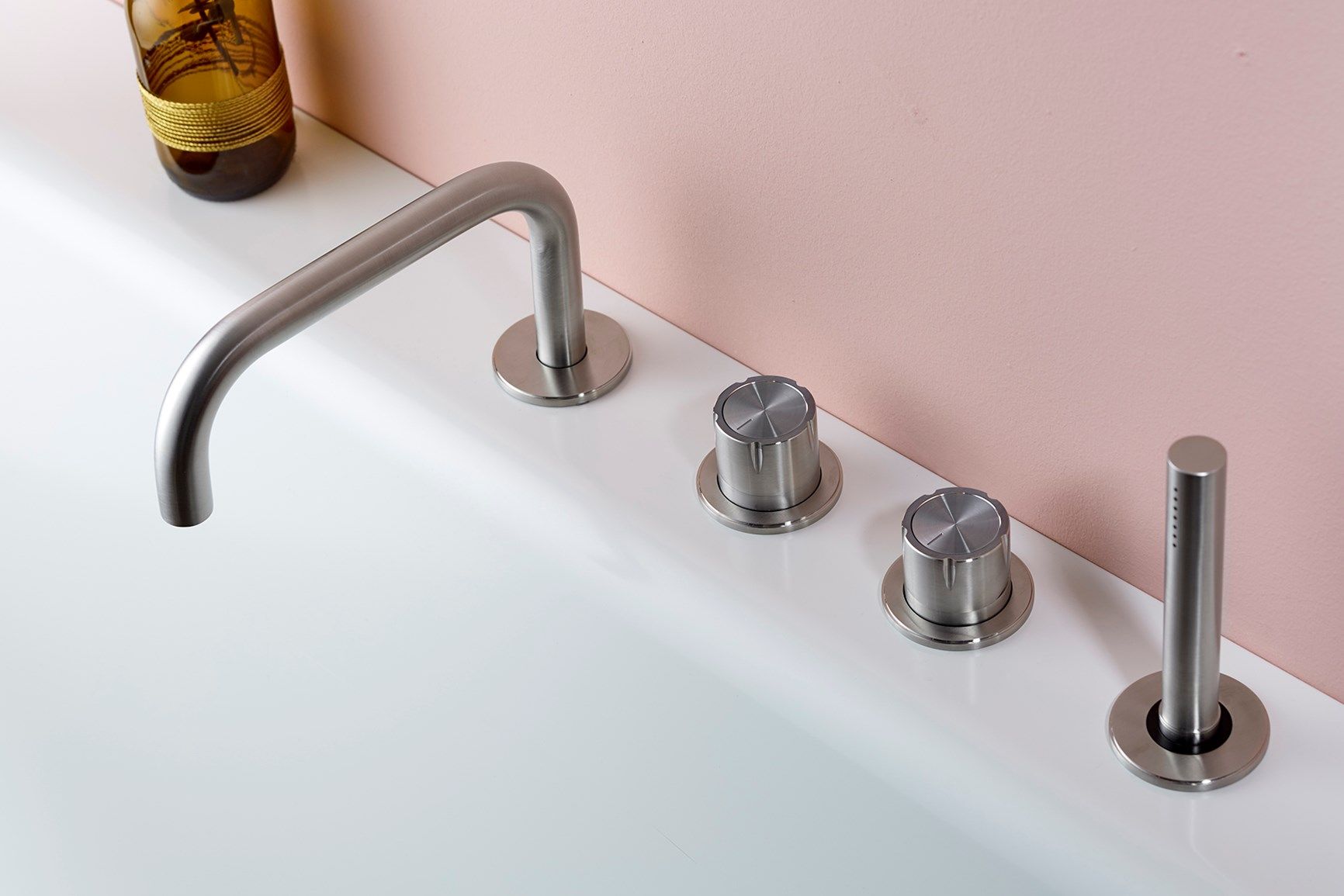 Synth, harmonizing water