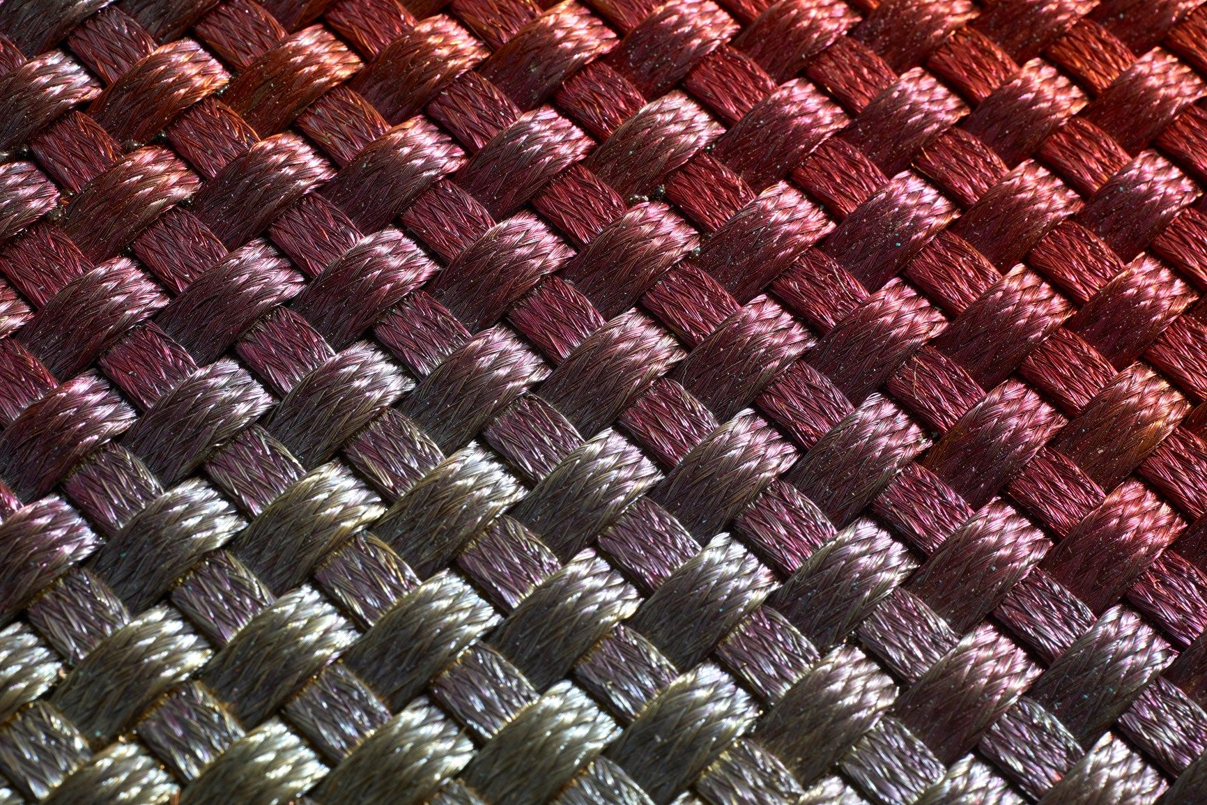 Metal total look for wall covering