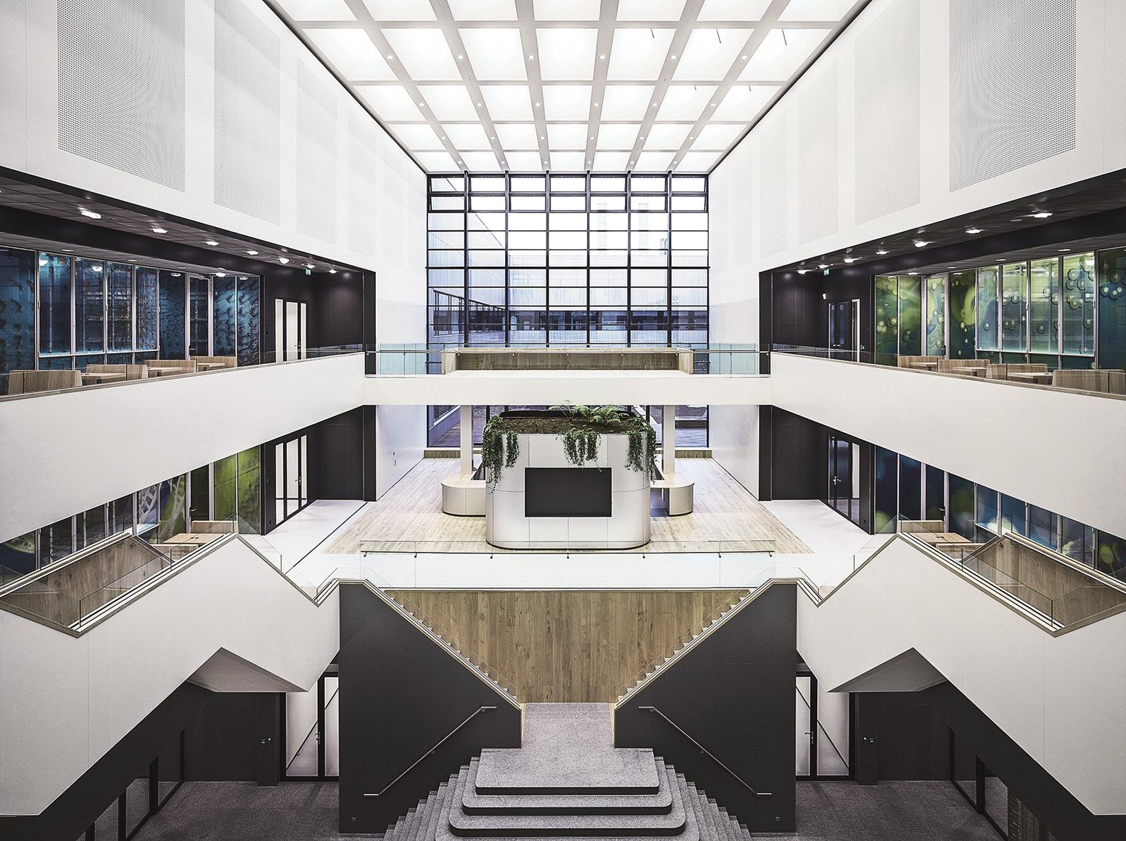 Laminam Covers the "Atrium" of the New Faculty TU Delft