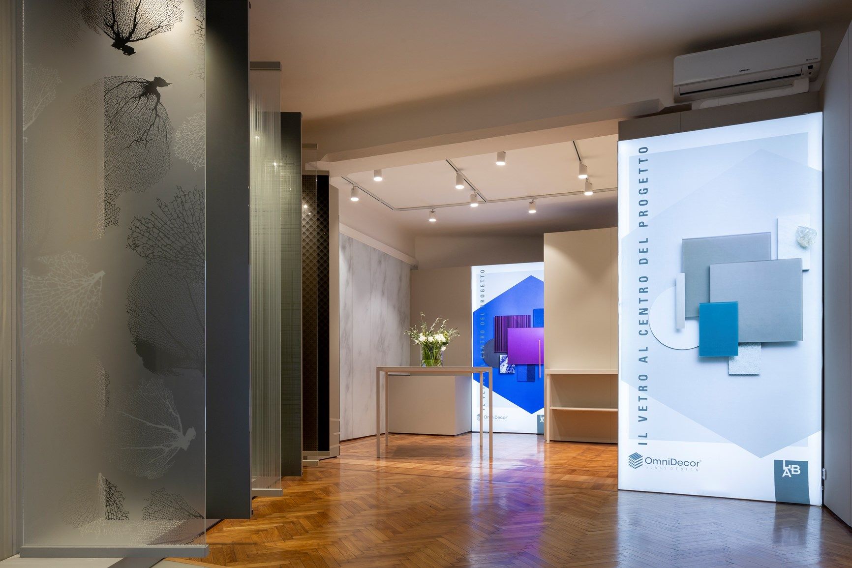 OmniDecor LAB, Glass at the Center of a Project