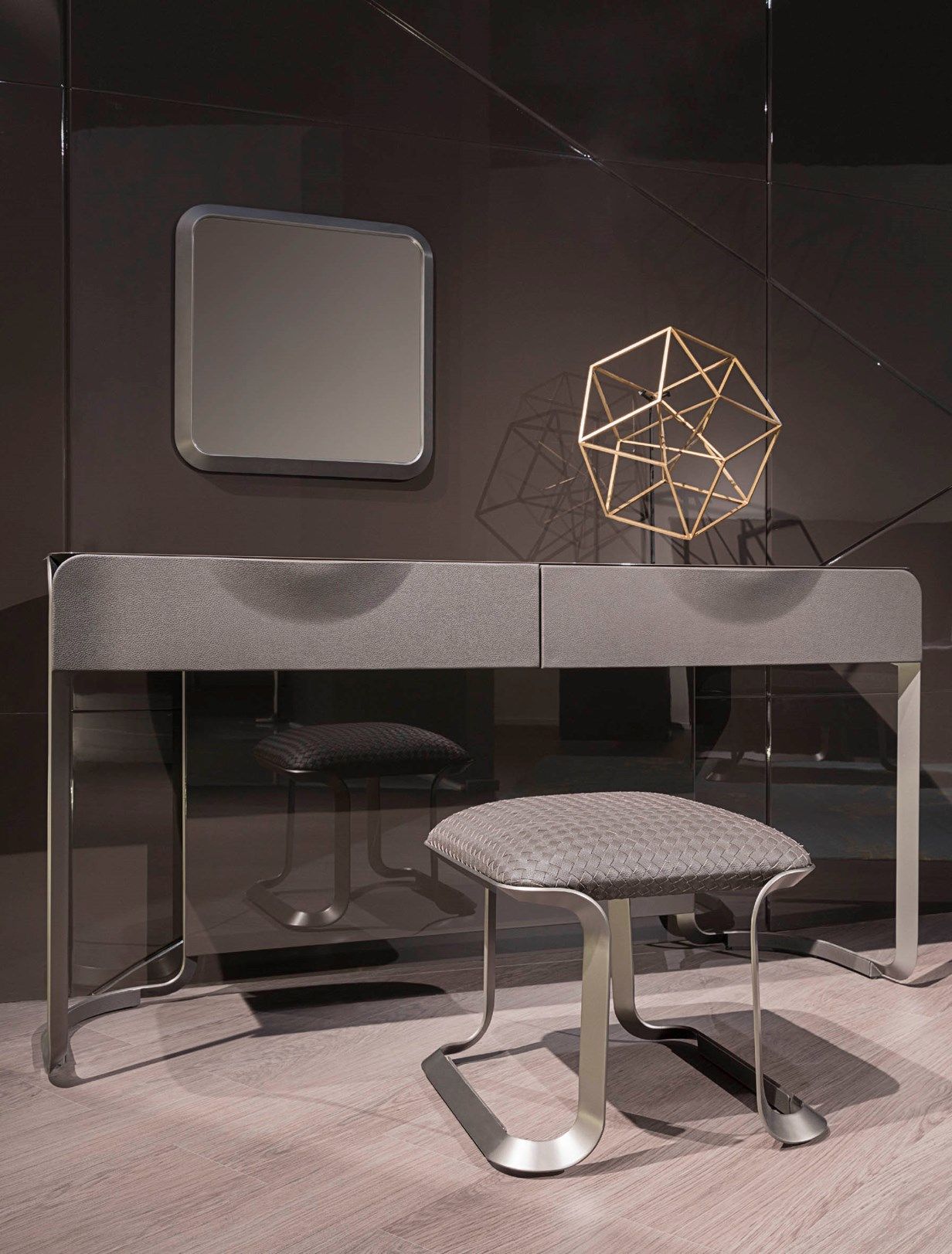 Turri evokes the Milanese atmosphere