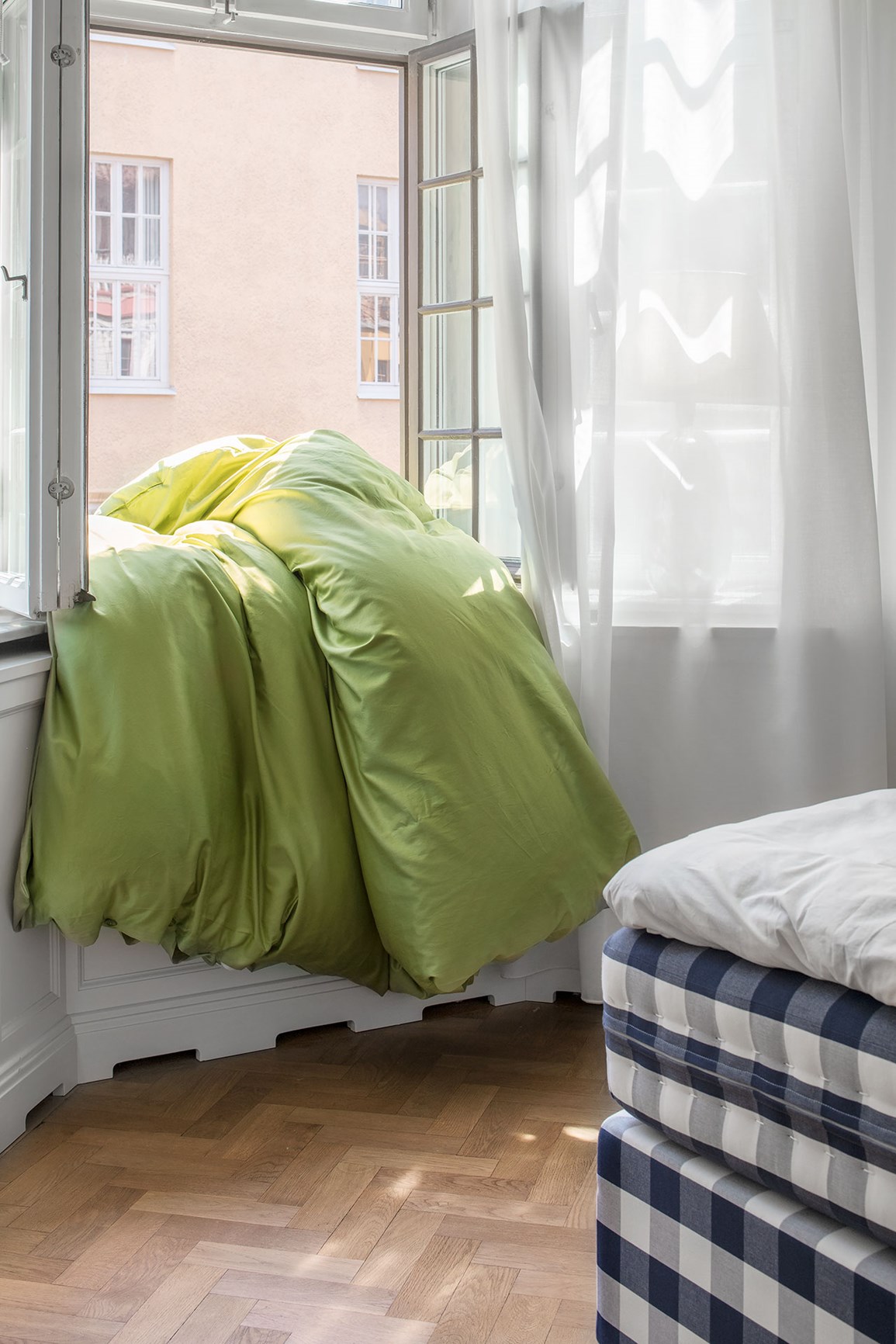 Hästens in Seven New Colors