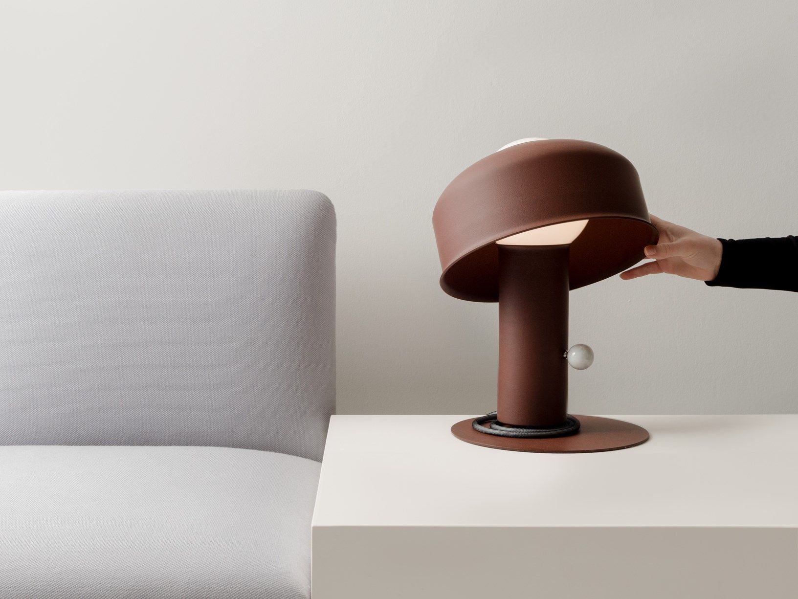 Pivot, an Invitation to Shape Light