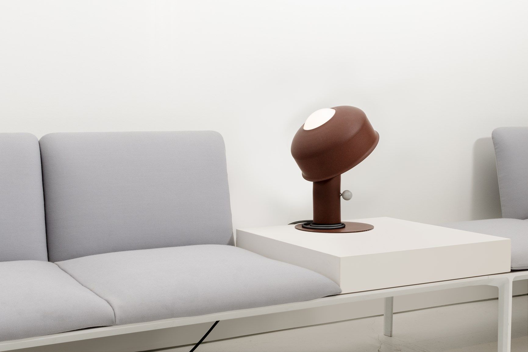 Pivot, an Invitation to Shape Light