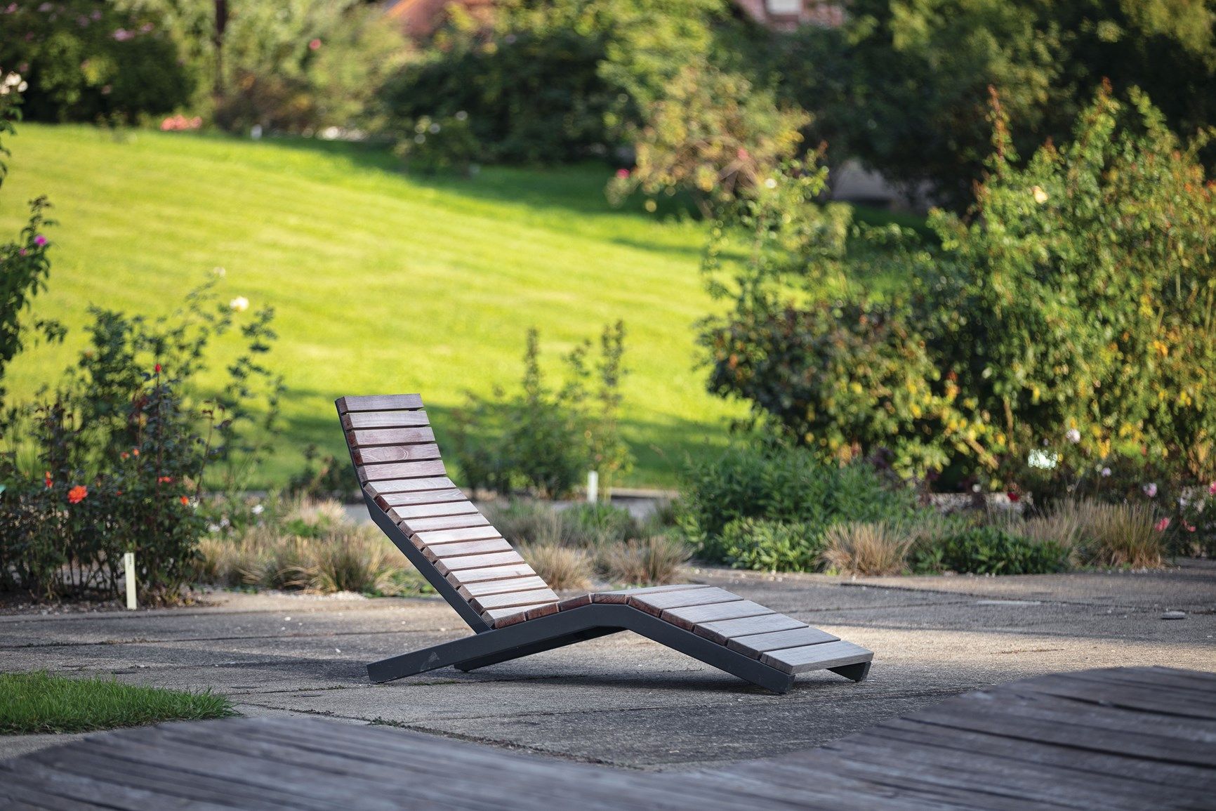 Social Distancing: Design or Trend?