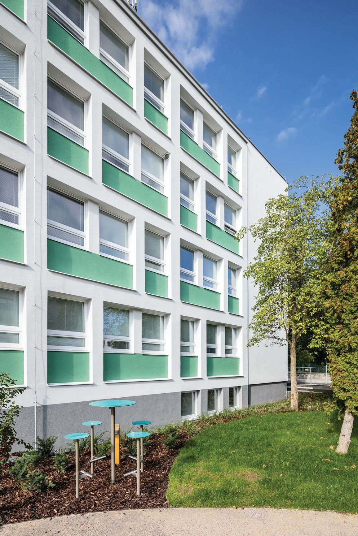 Social Distancing: Design or Trend?