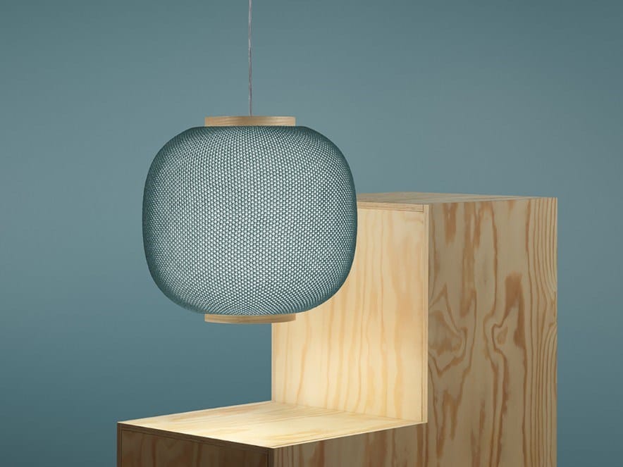 Light According to Zero