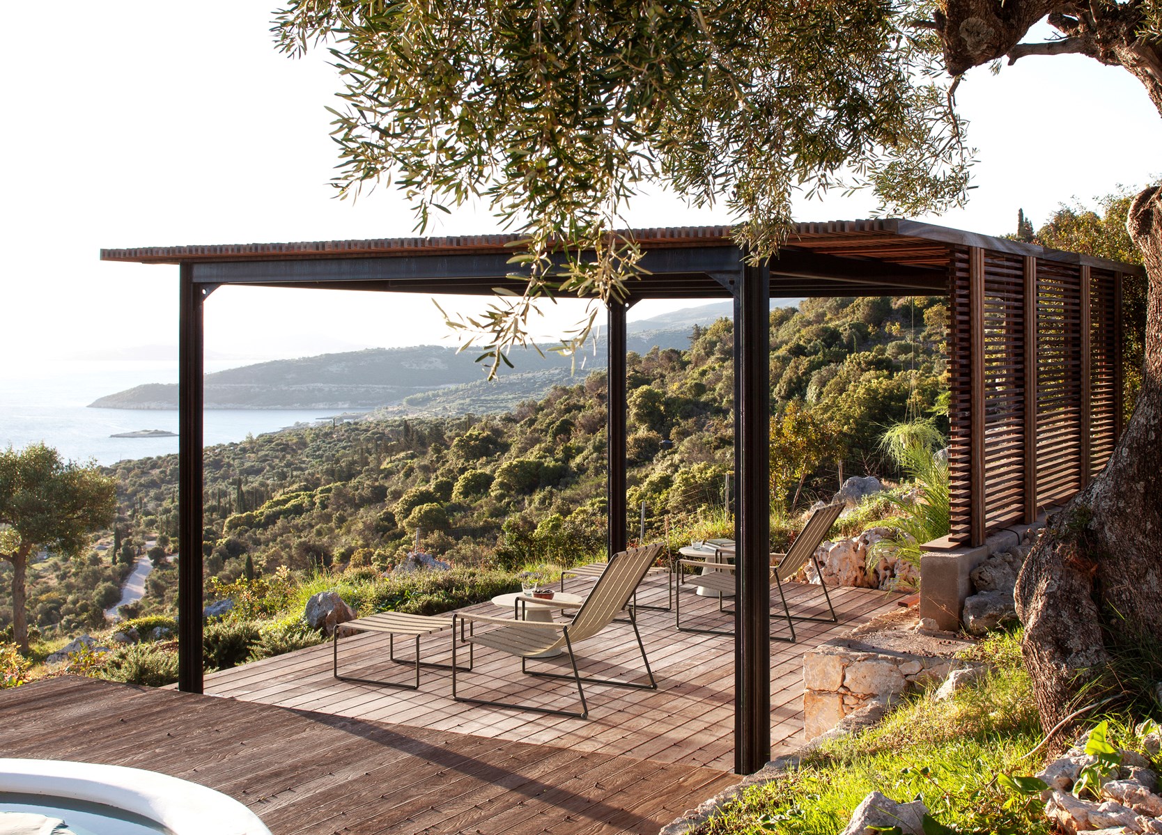Lightness and Functionality. Strappy by Royal Botania