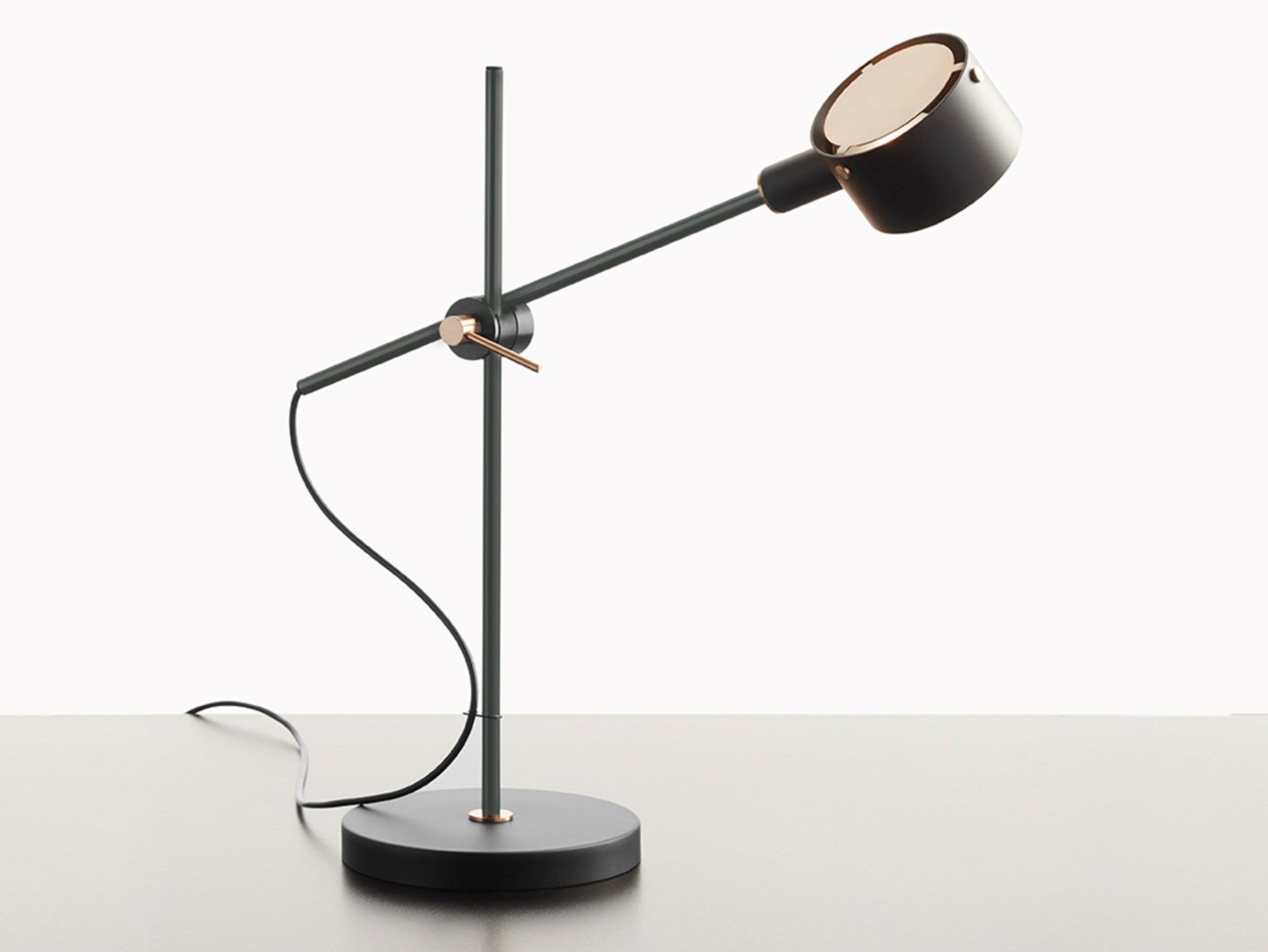 Oluce reissues the table lamp designed by Giuseppe Ostuni