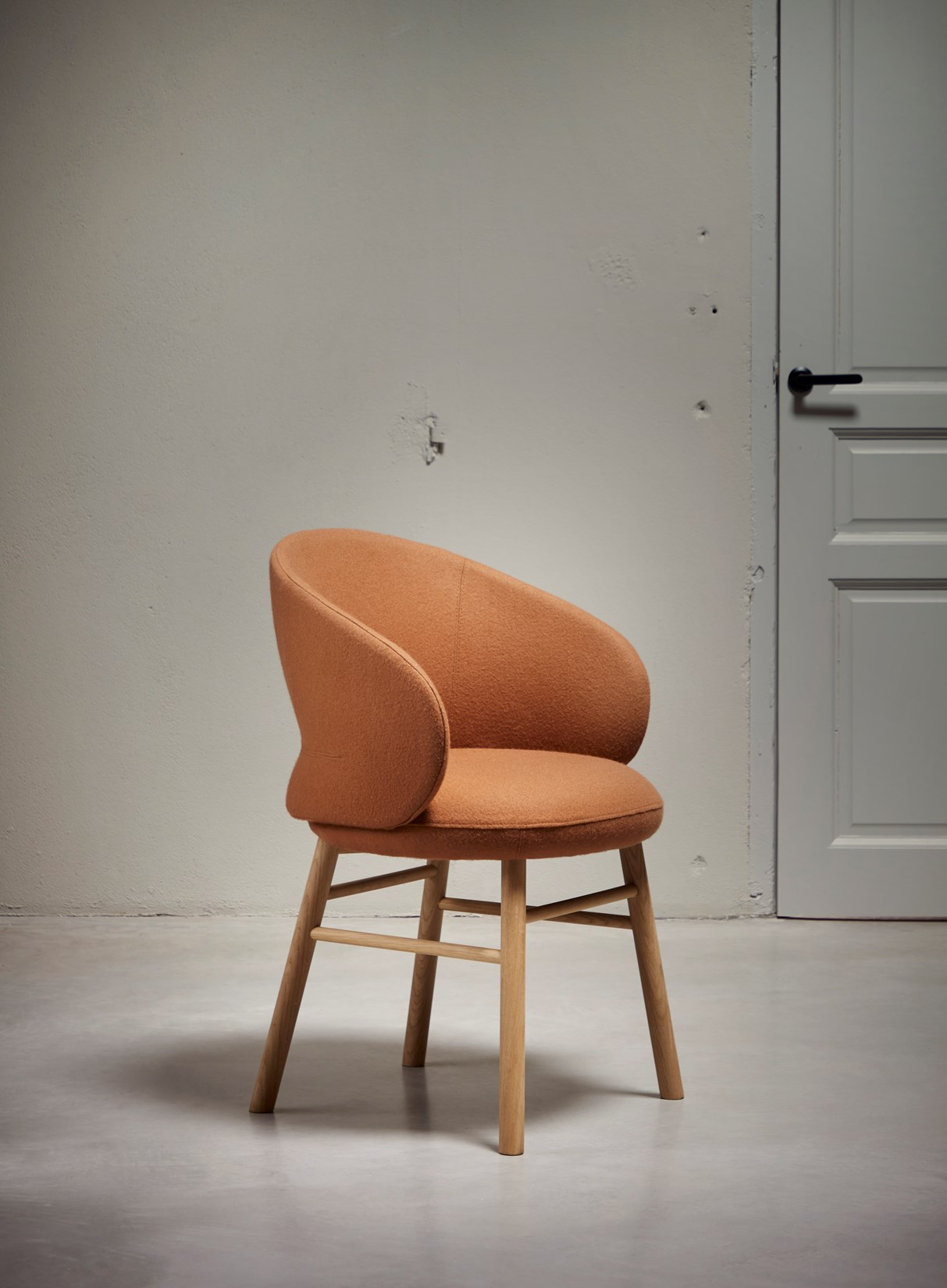 Pottolo, the new chair for restaurants by Alki