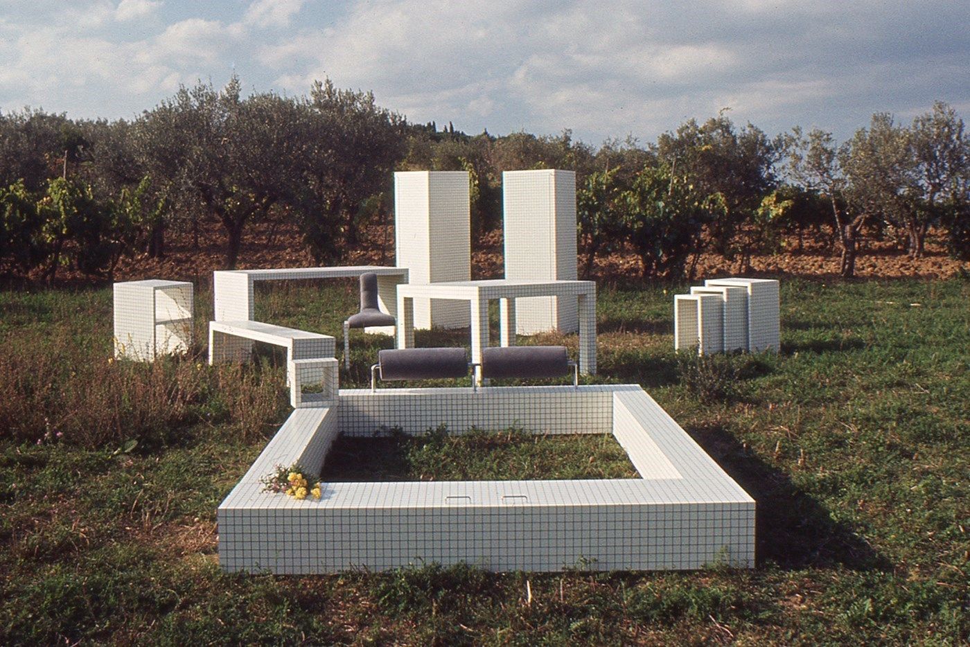 The Quaderna table by Zanotta turns 50. An icon of Radical Design