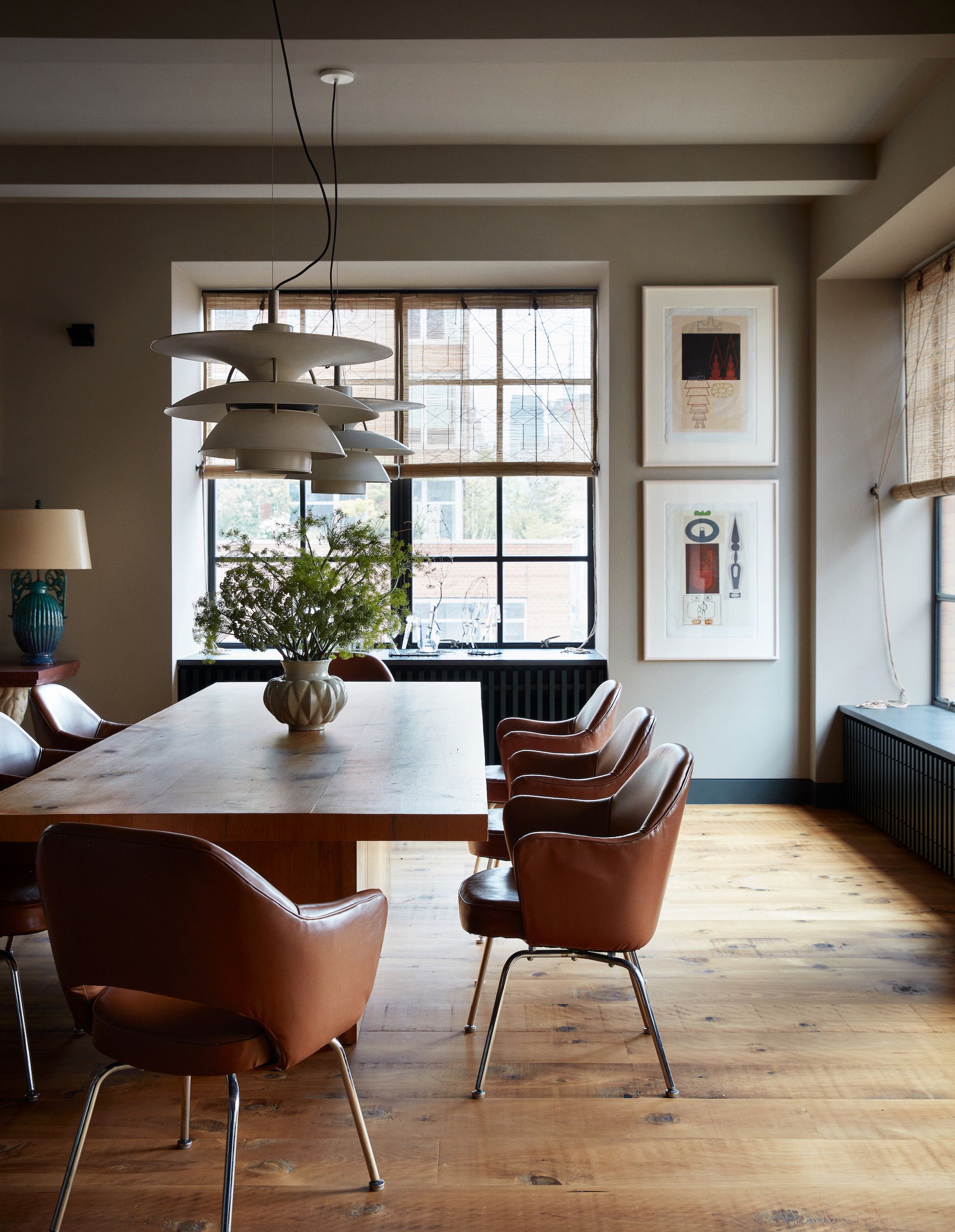 A Chelsea loft by Ryan Lawson features products by Knoll, Green River ...