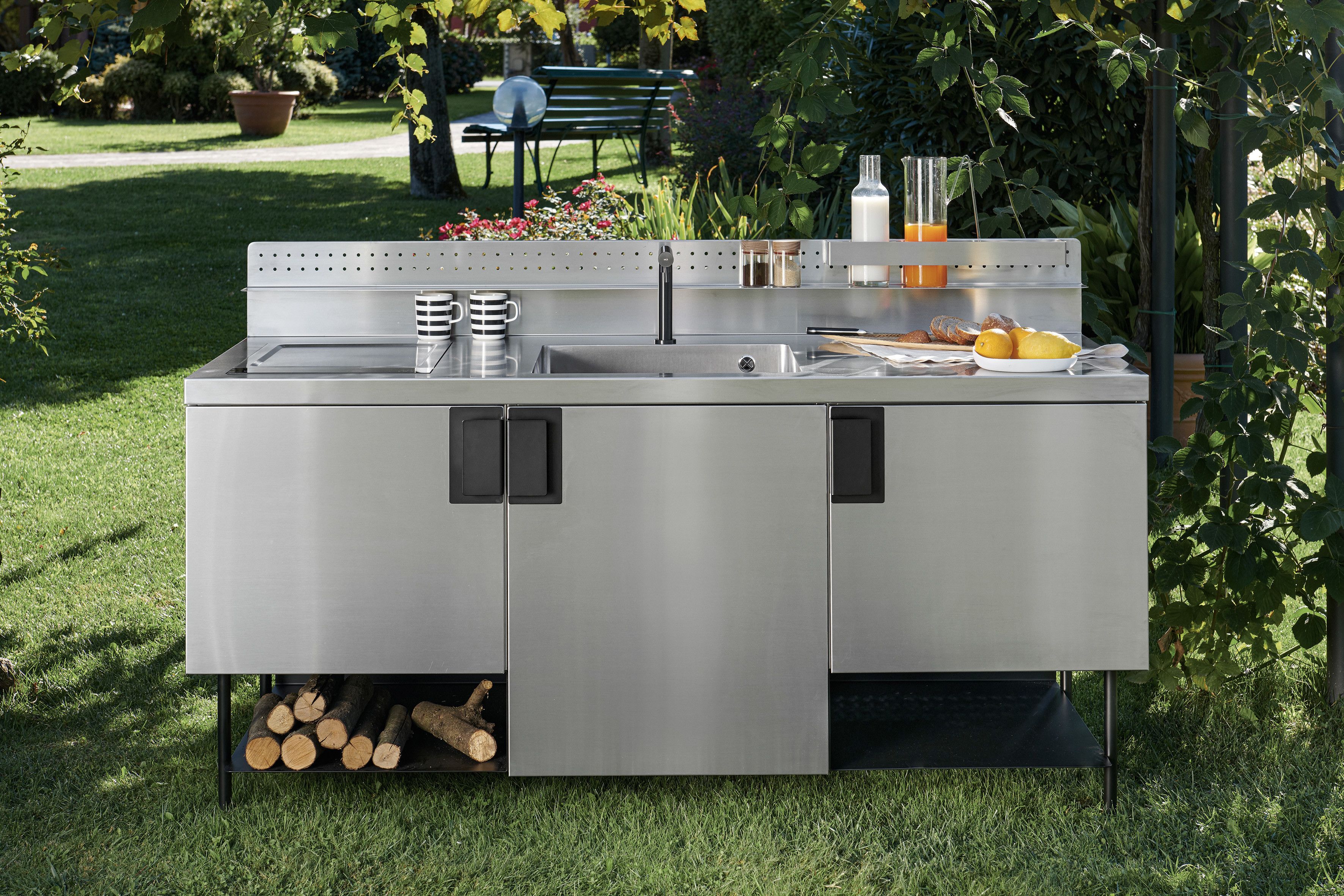 The first Abimis stainless steel kitchen for outdoors