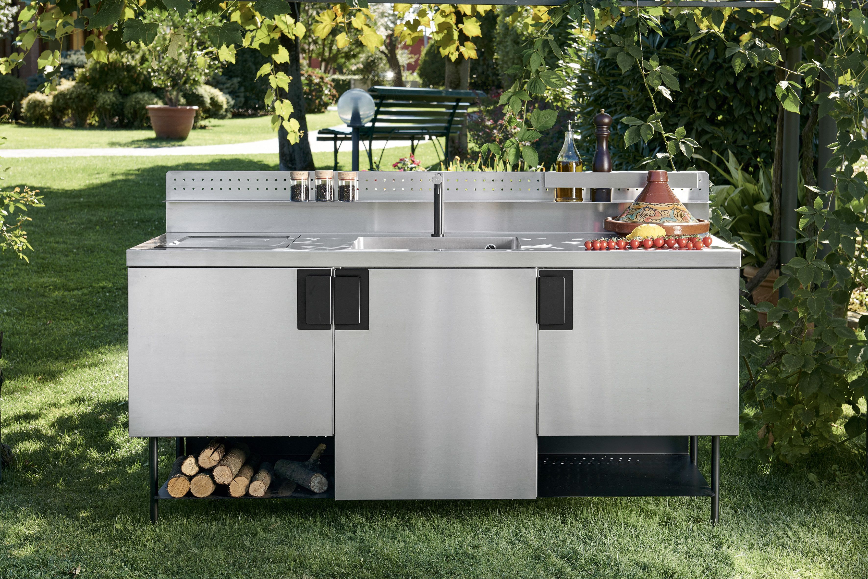The first Abimis stainless steel kitchen for outdoors
