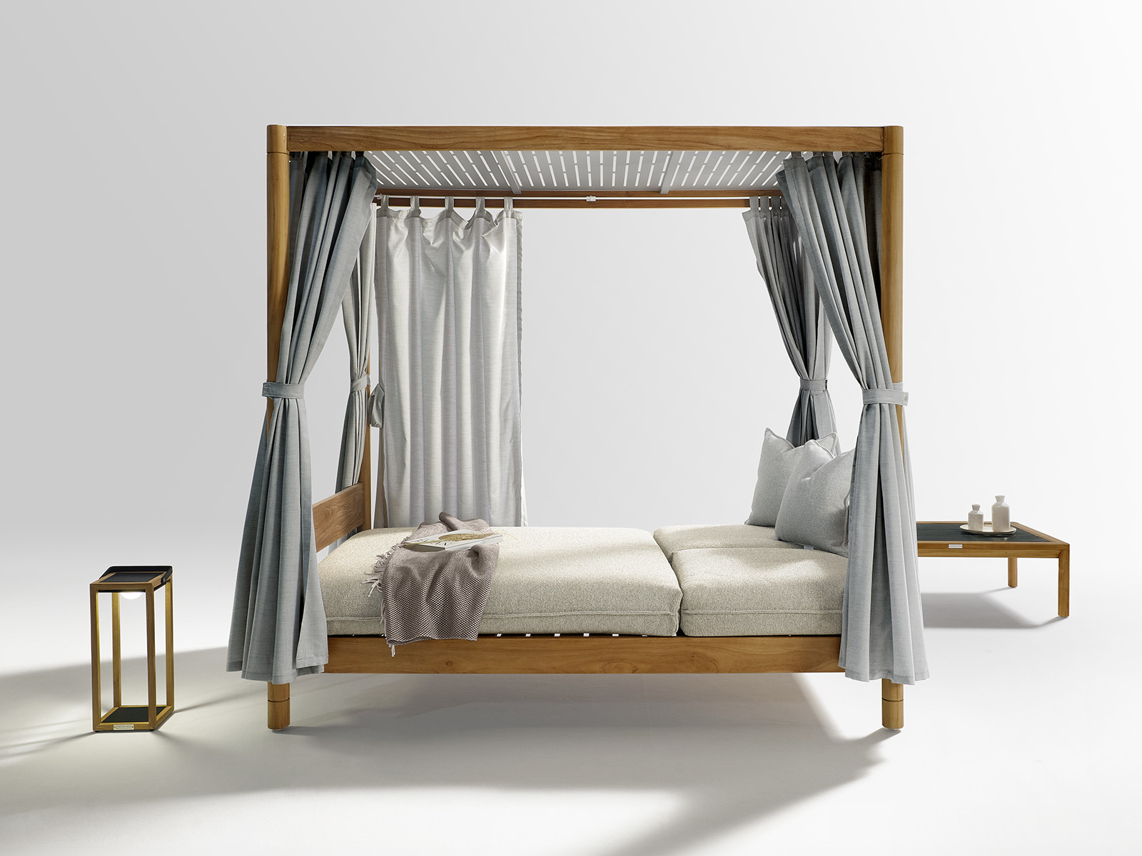 Panama, the Atmosphera outdoor furniture collection in natural teak