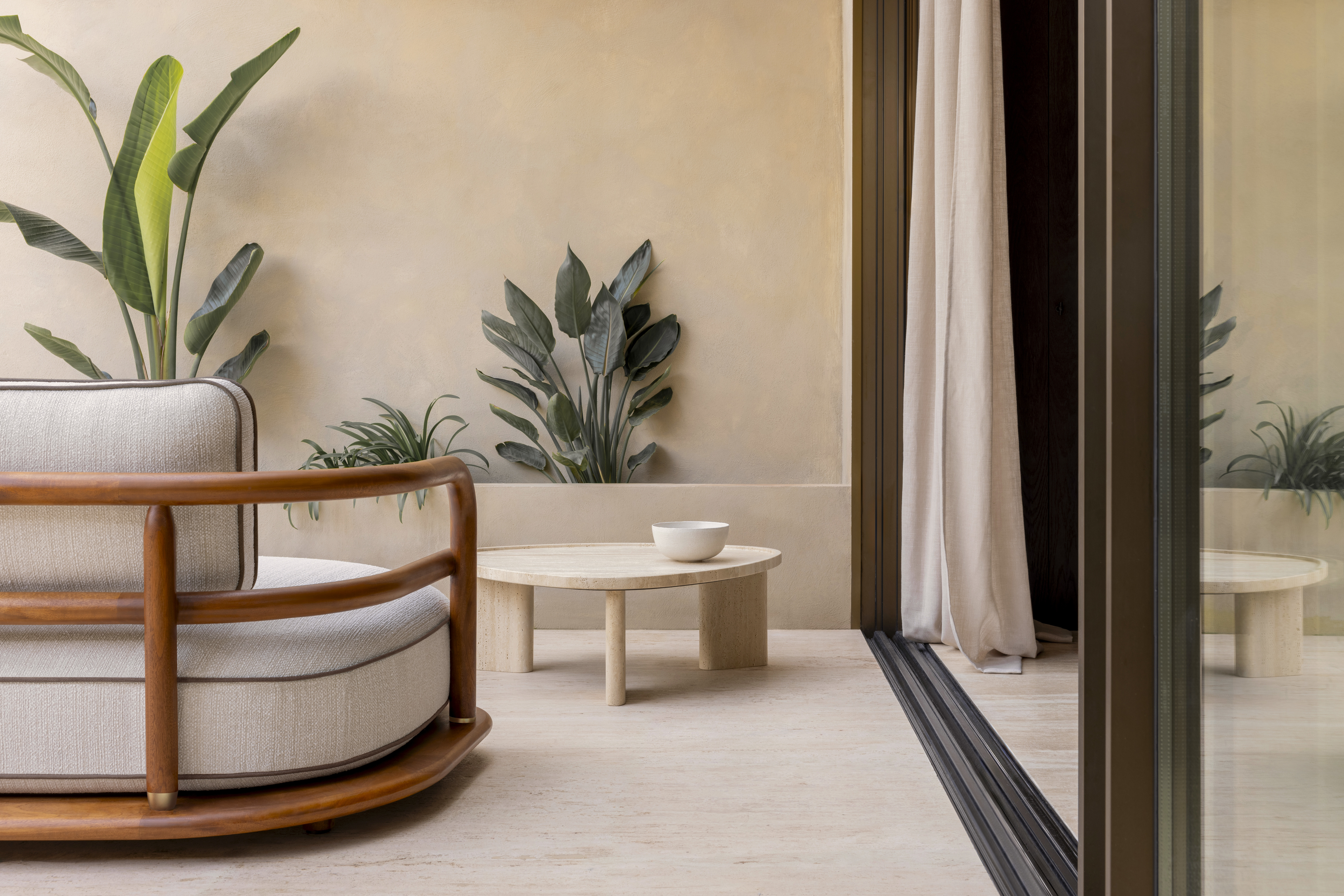 The new Expormimm Meridies Collection: seating and tables in contrast