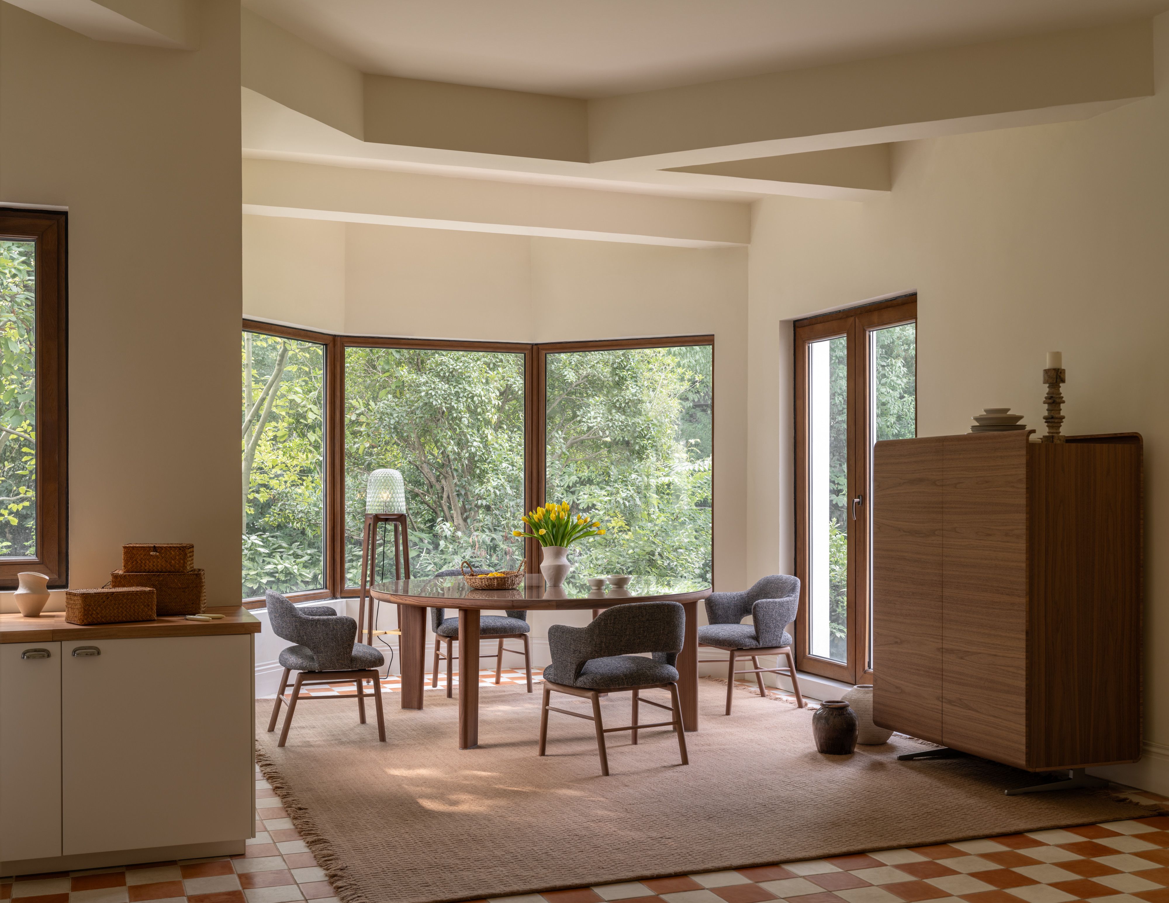 Flexform sofas and furnishings for a Georgian-style villa in Shanghai