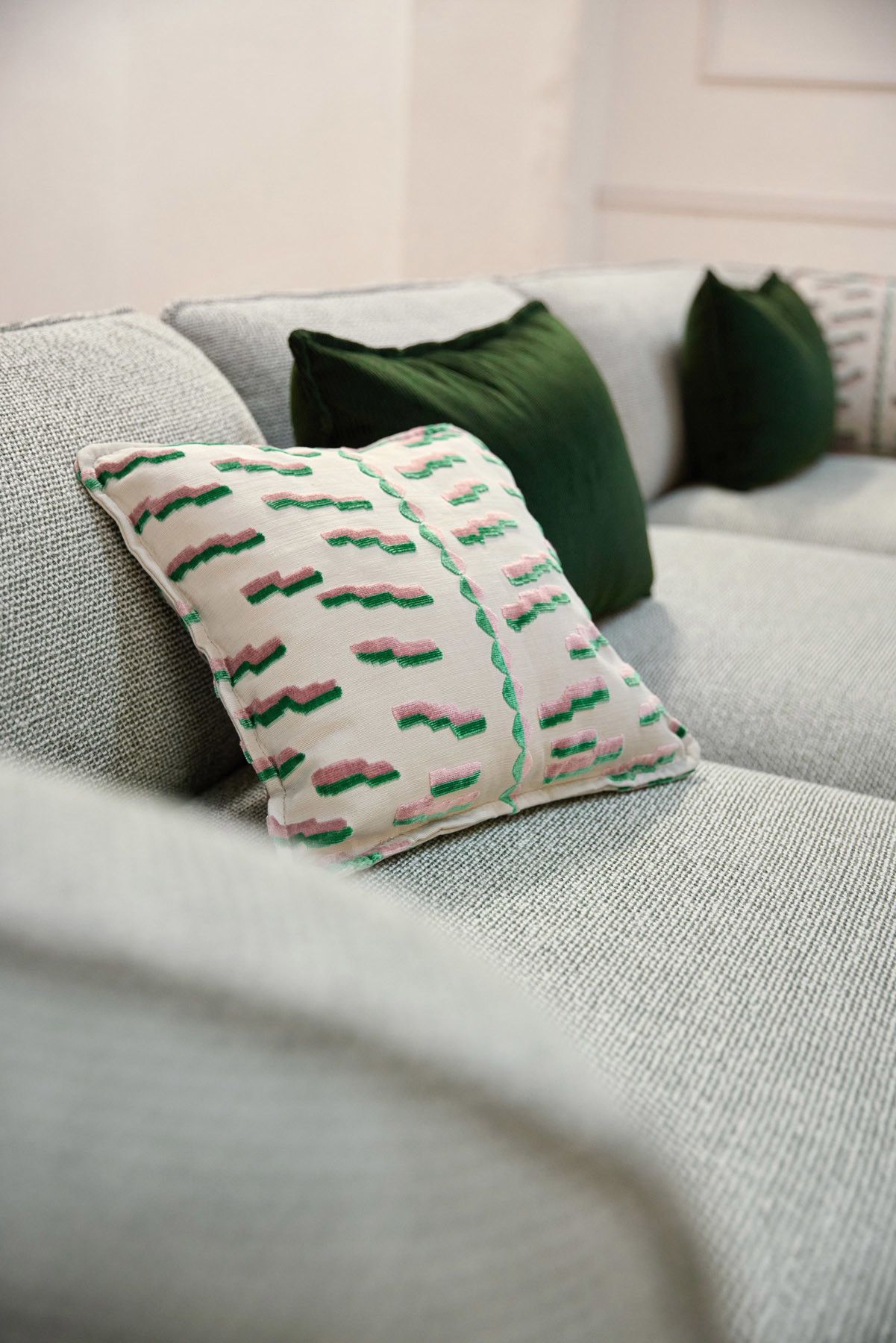 First Mia sofa collection from Freifrau at IMM Cologne 2024