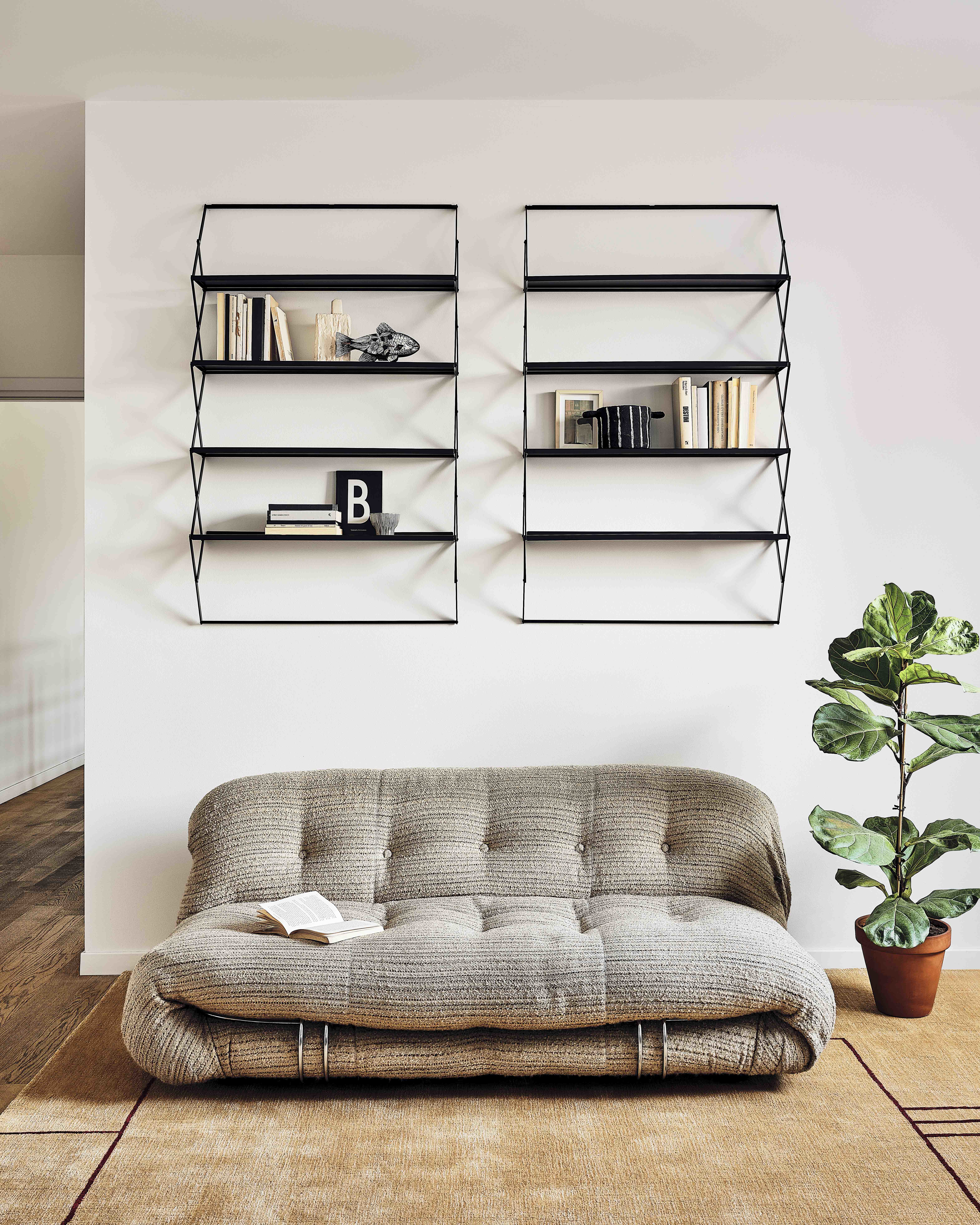 Eta Beta, the new easy-to-assemble Kriptonite wall bookcase