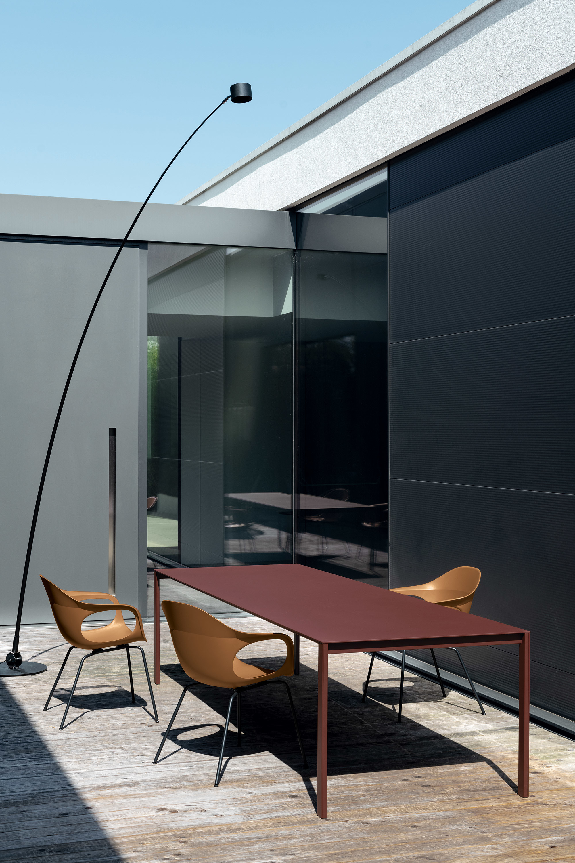The Elephantino chair by Kristalia in EPD certified recycled plastic