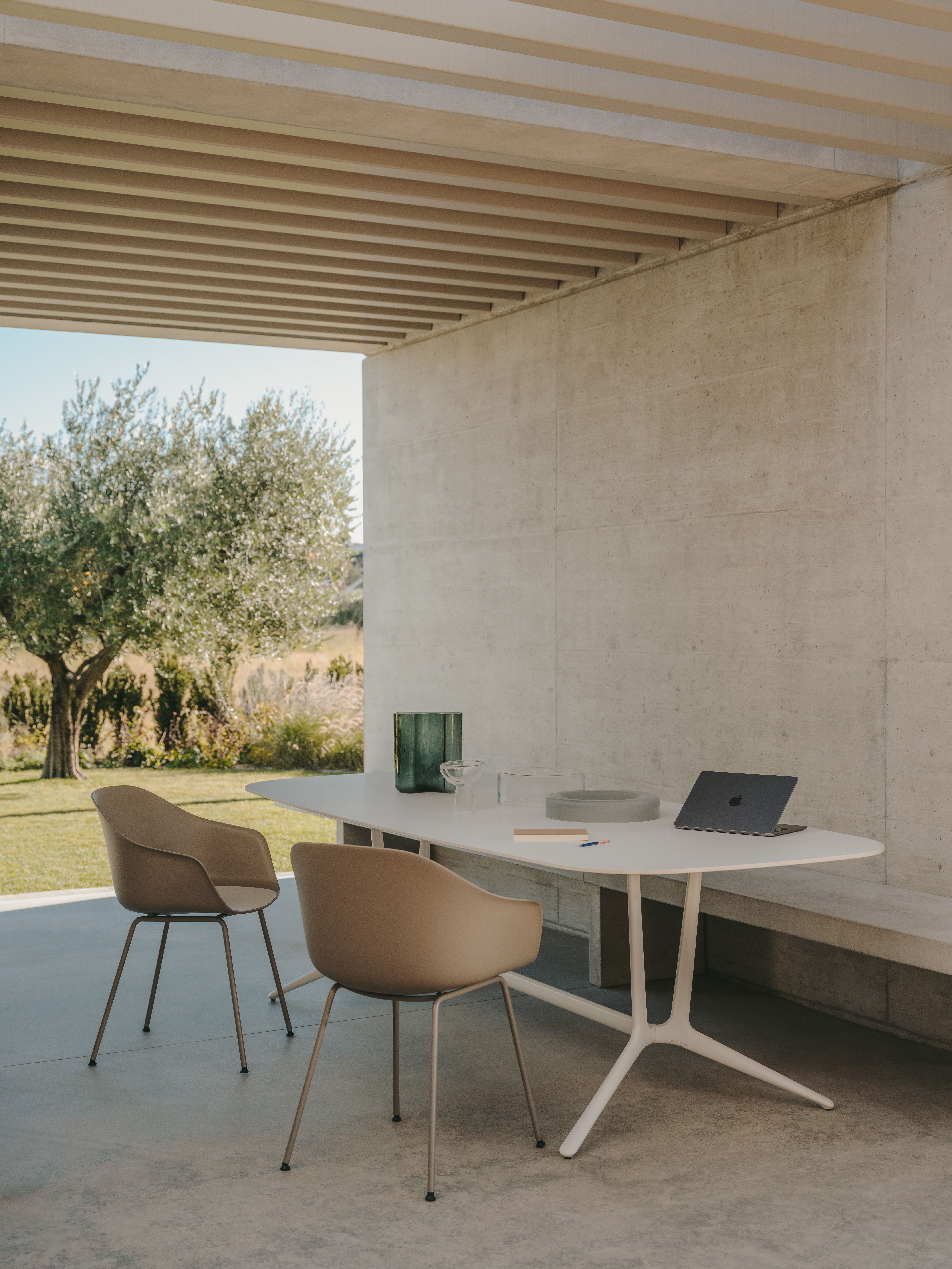 The new Trail outdoor table by Lapalma