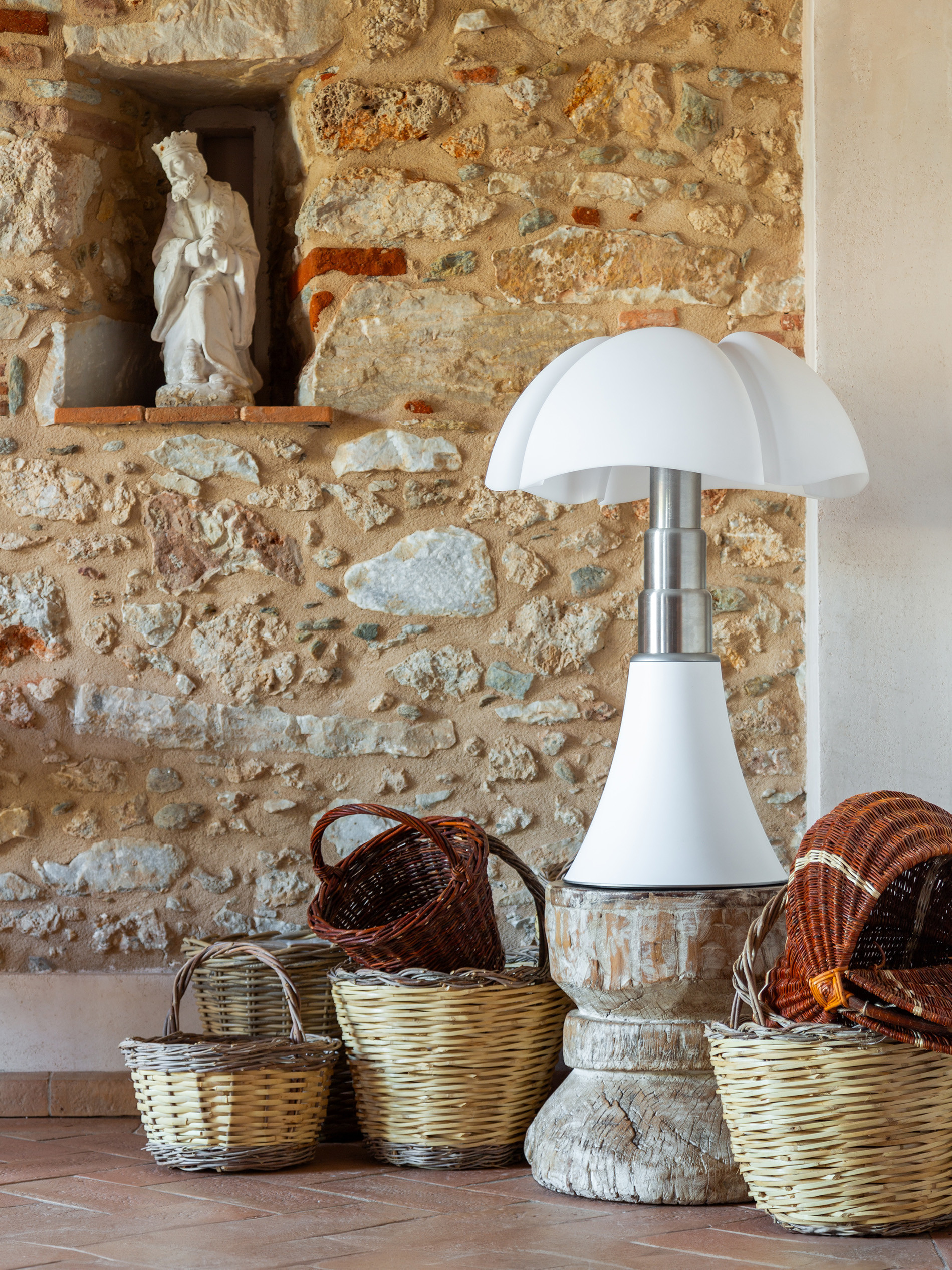 White matt finish for the Pipistrello lamp by Martinelli Luce