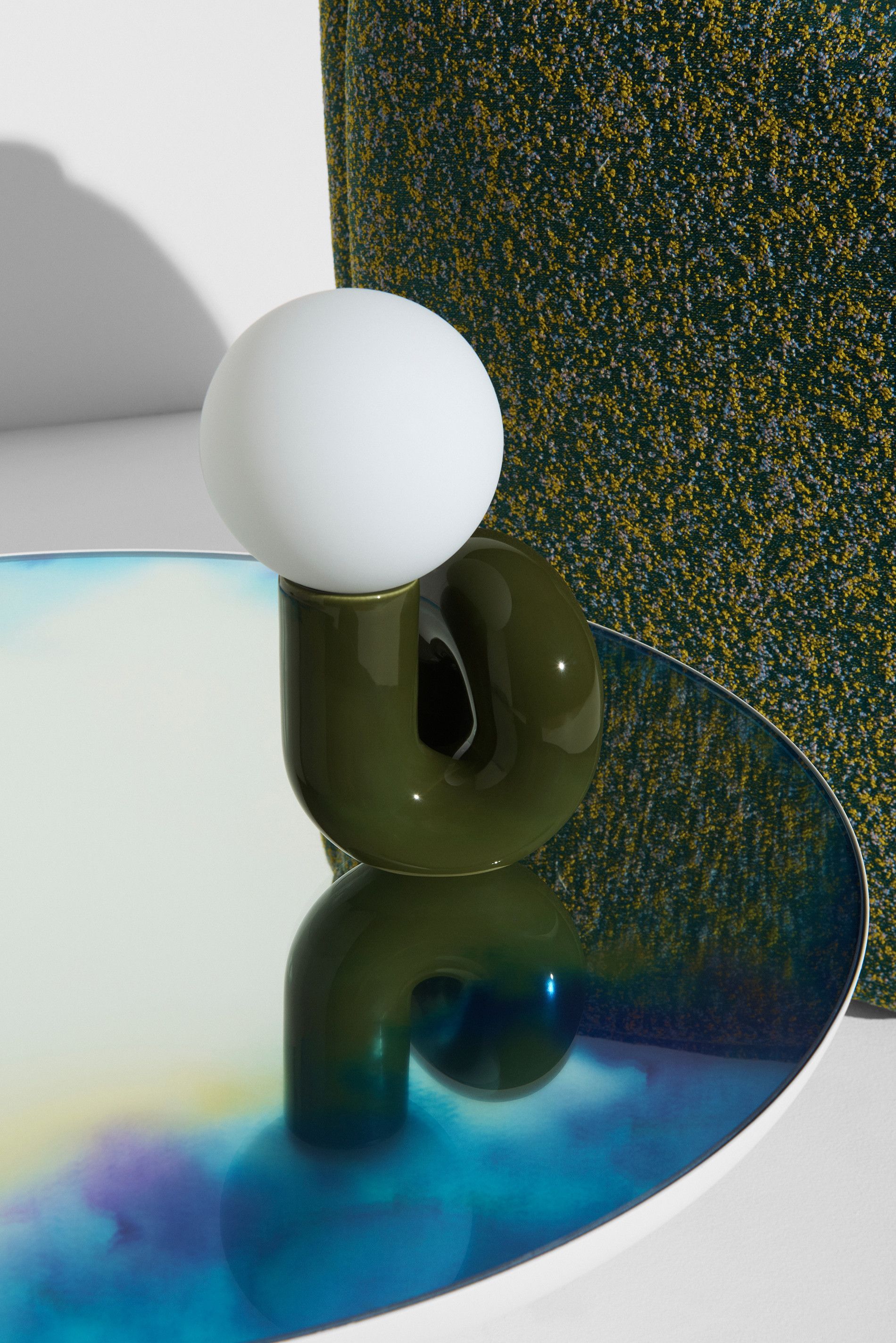 Neotenic, shedding light on our childhood memories