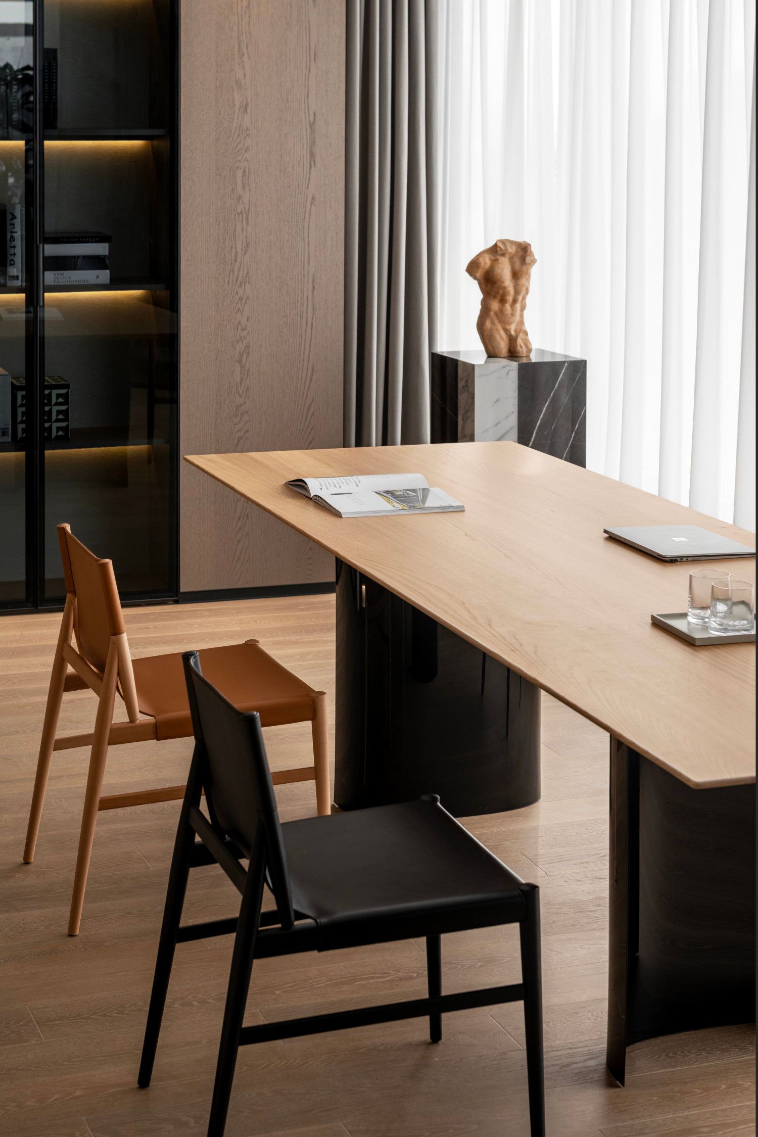 Porro tables and chairs in China