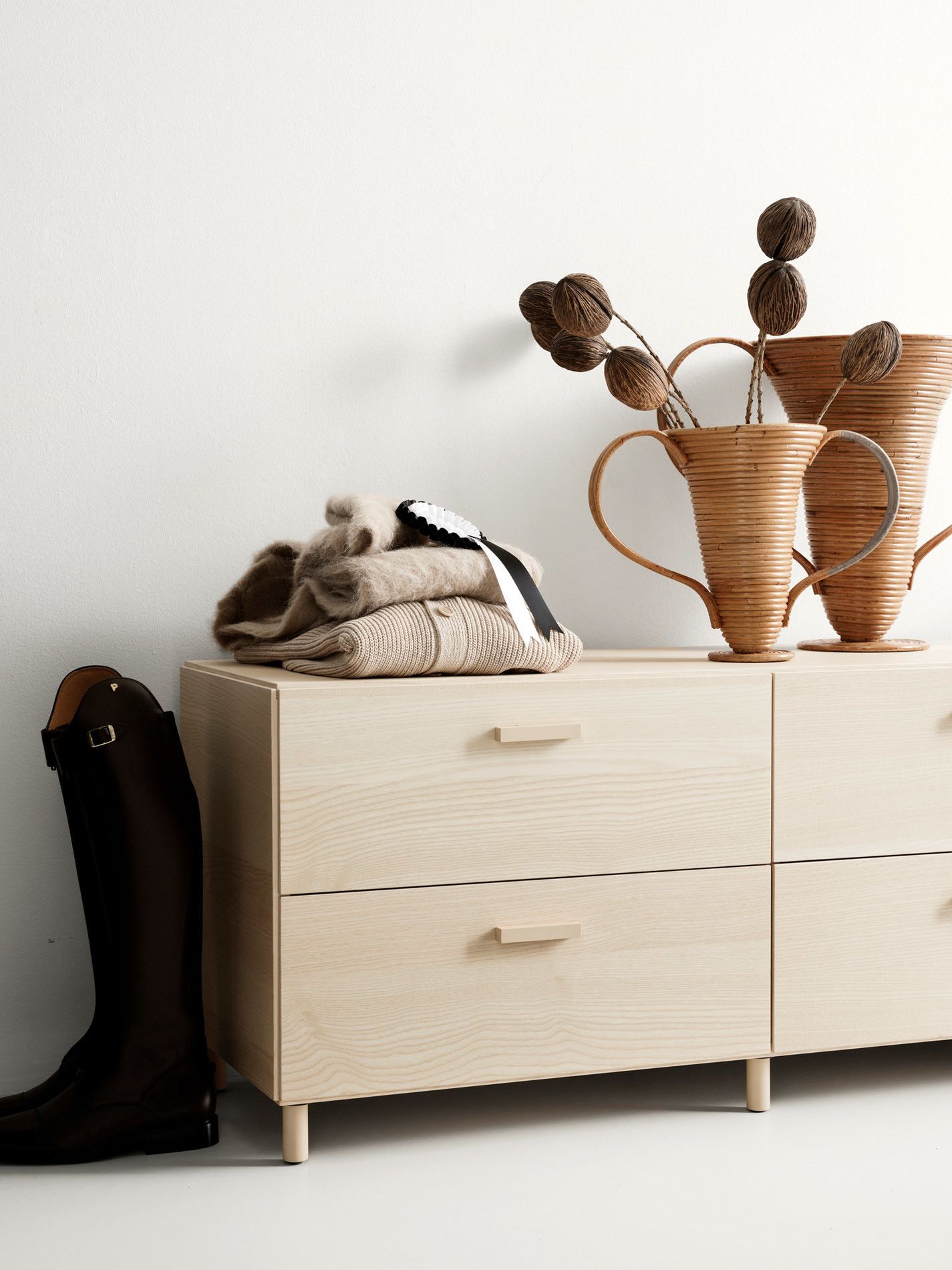 String Furniture: new storage system Relief from TAF Studio