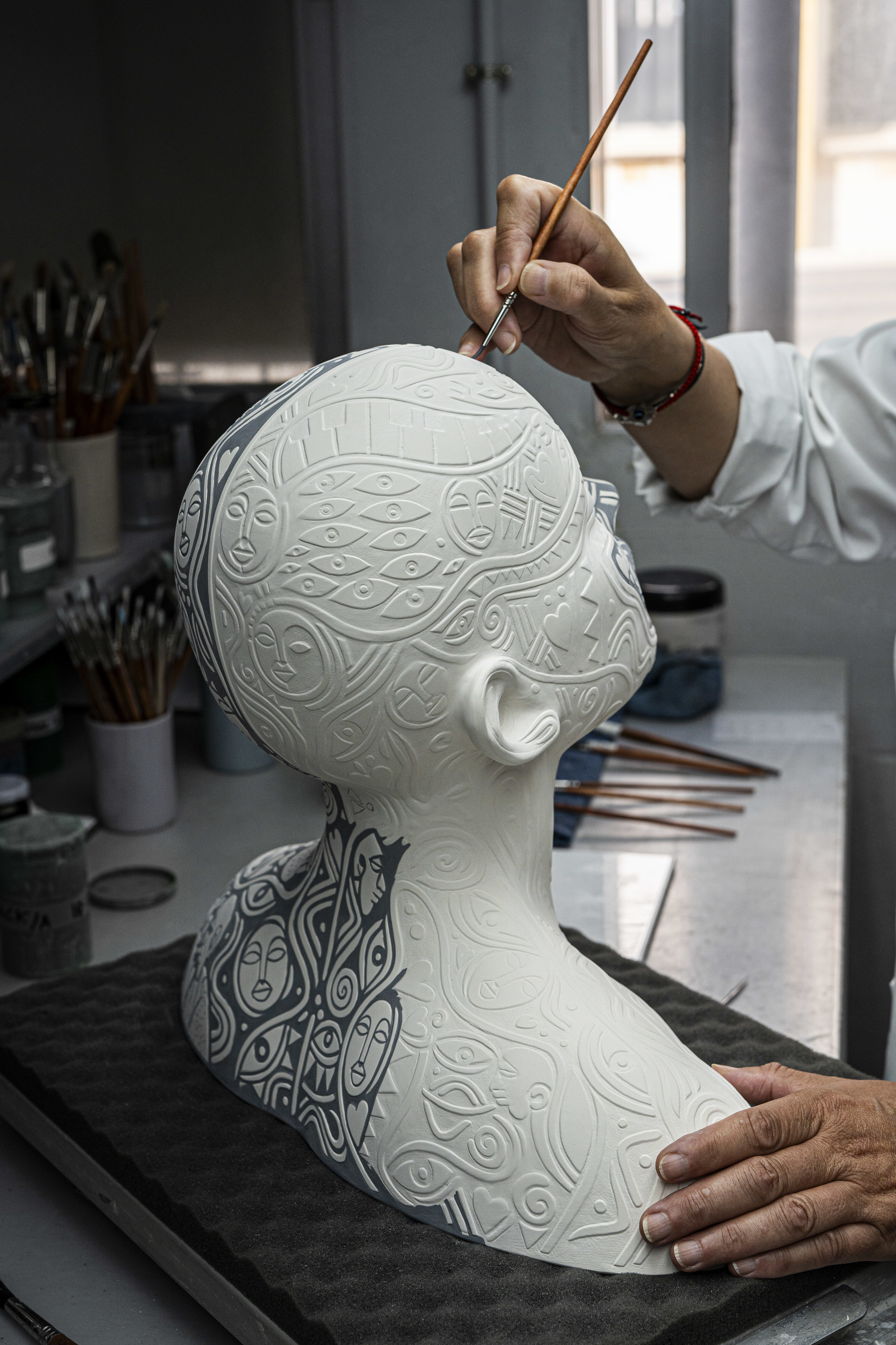 The Lladró porcelain sculptures from the Limited Edition The Dreamer by Láolú