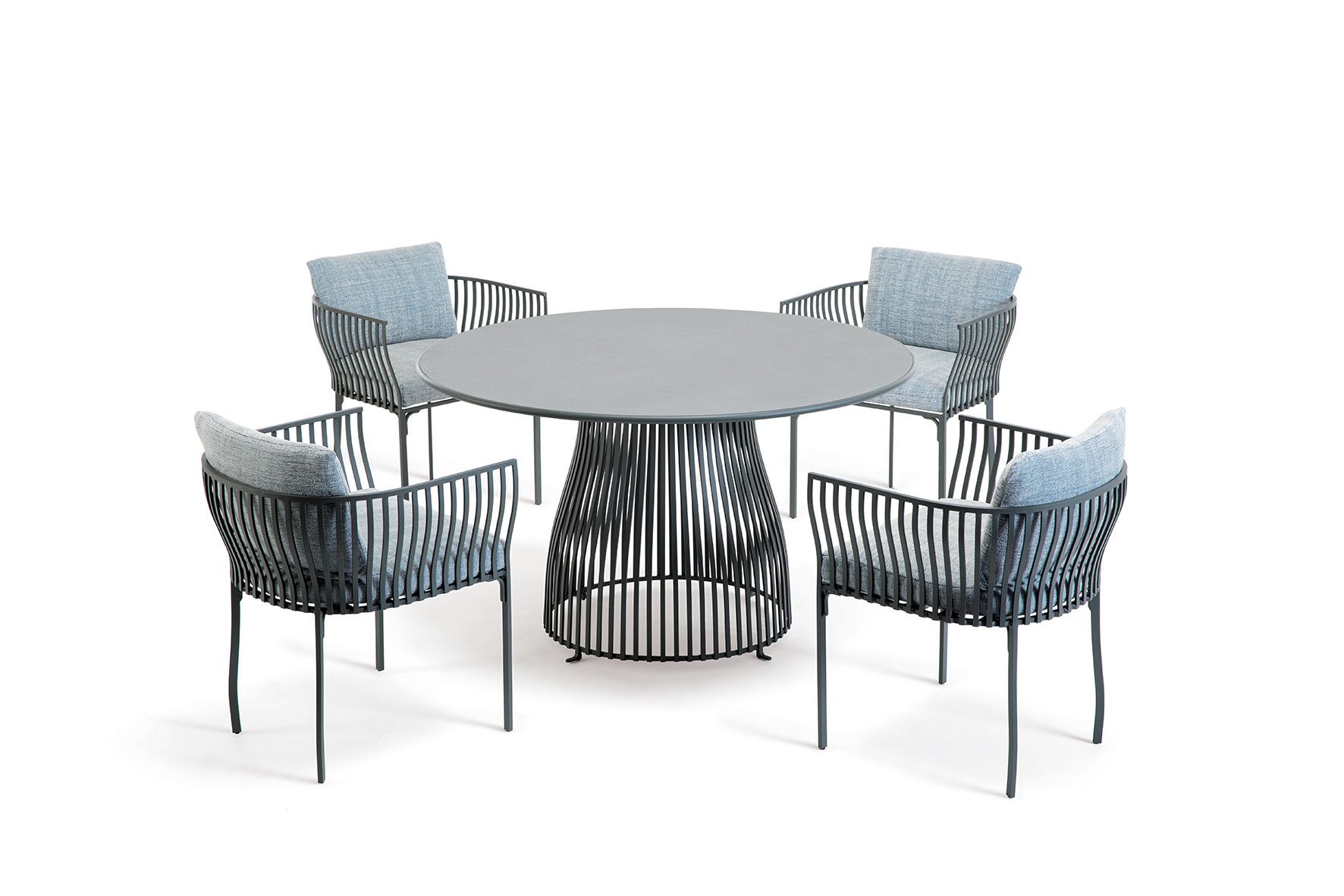 Bold and Venexia, the Ethimo outdoor tables