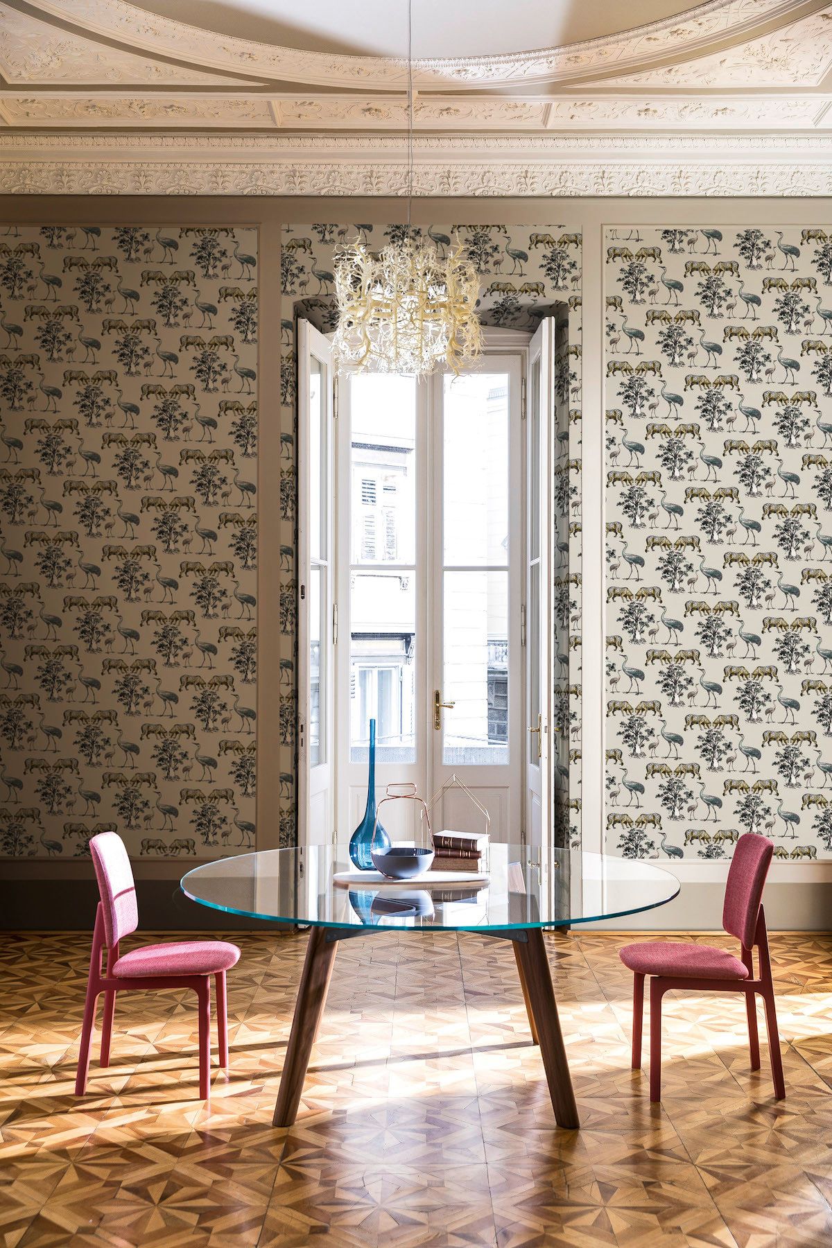 The SpaghettiWall wallpapers for the dining area