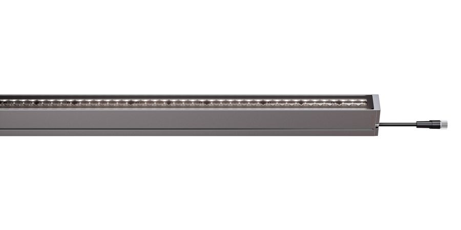 The linear lighting profile Linealuce by iGuzzini for outdoor space