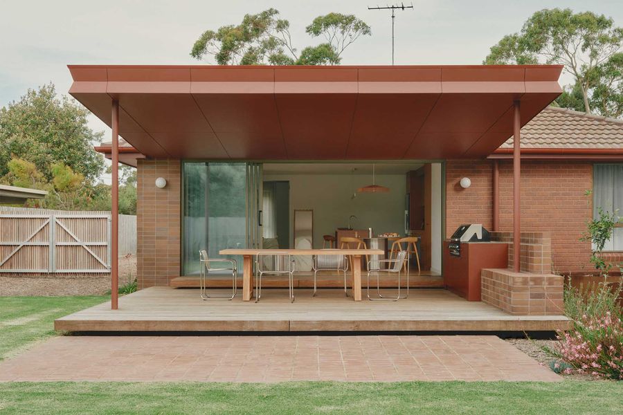 Designing a Modern Veranda: Ideas, Materials and Solutions