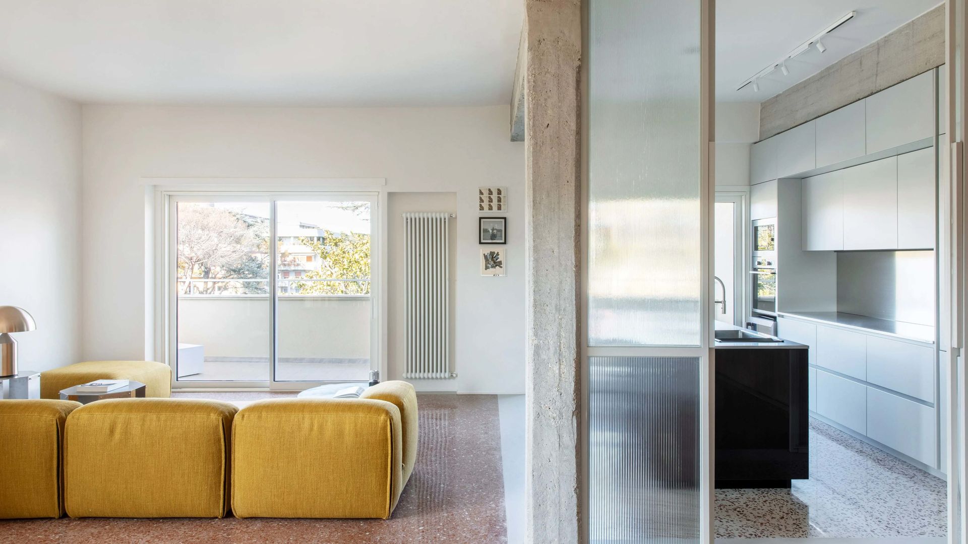 6 brilliant ideas to separate kitchen and living room without walls ...